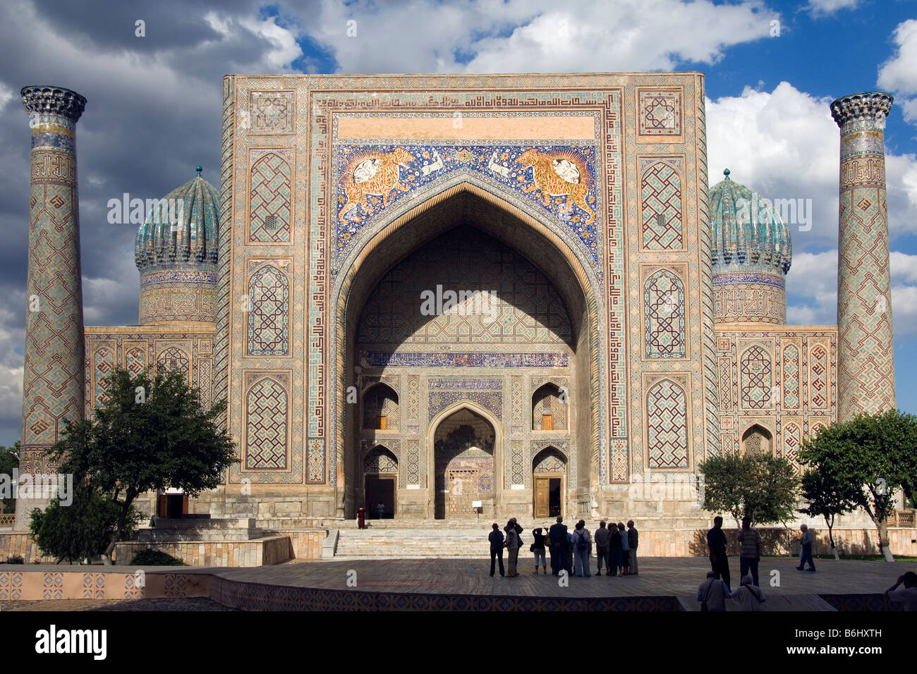 Sherdar medrese -Fotos und -Bildmaterial in hoher Auflösung – Alamy