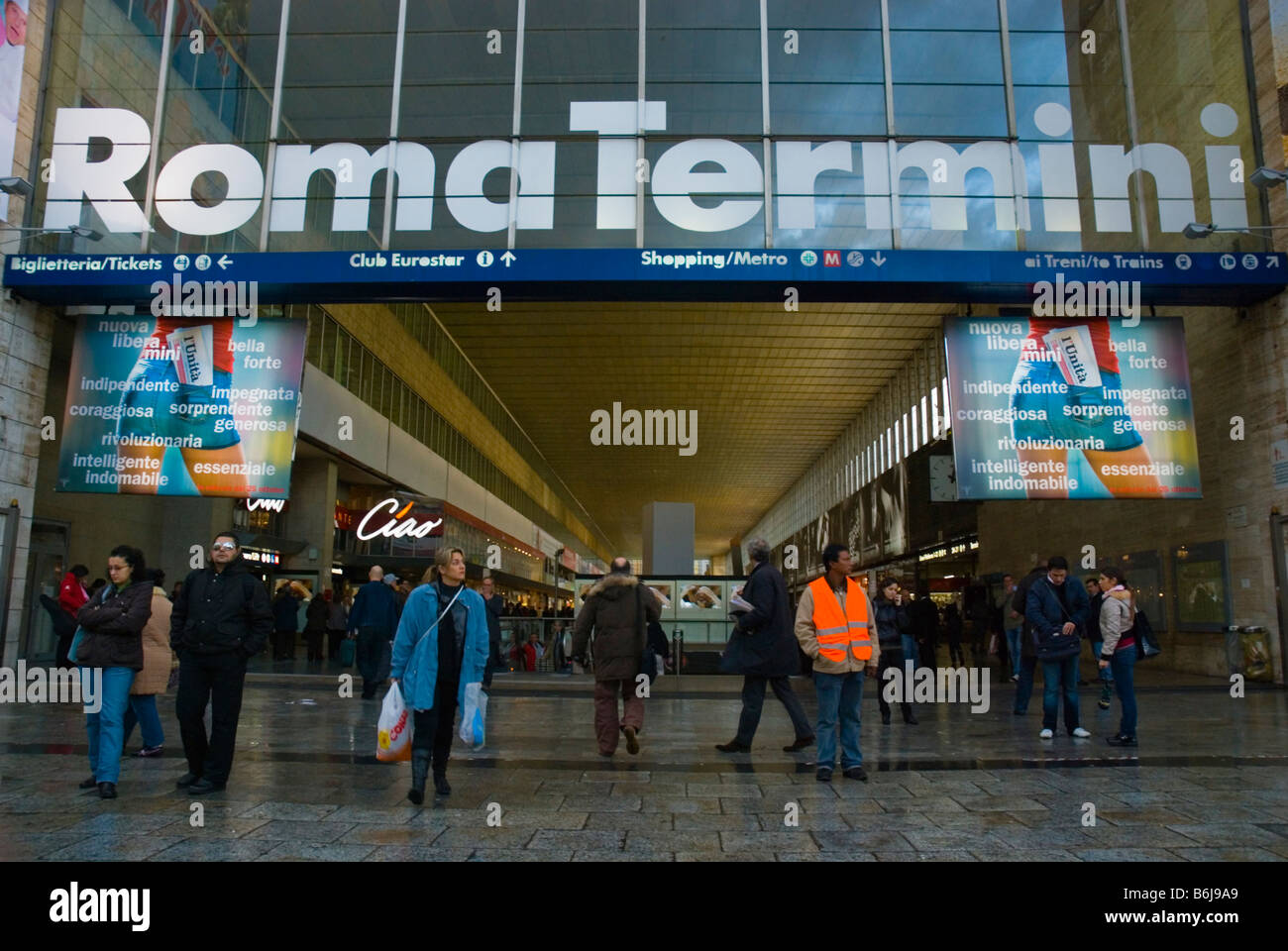 Termini railway station rome -Fotos und -Bildmaterial in hoher ...