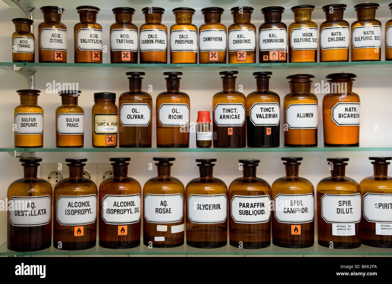 Chemikalien regal -Fotos und -Bildmaterial in hoher Auflösung – Alamy