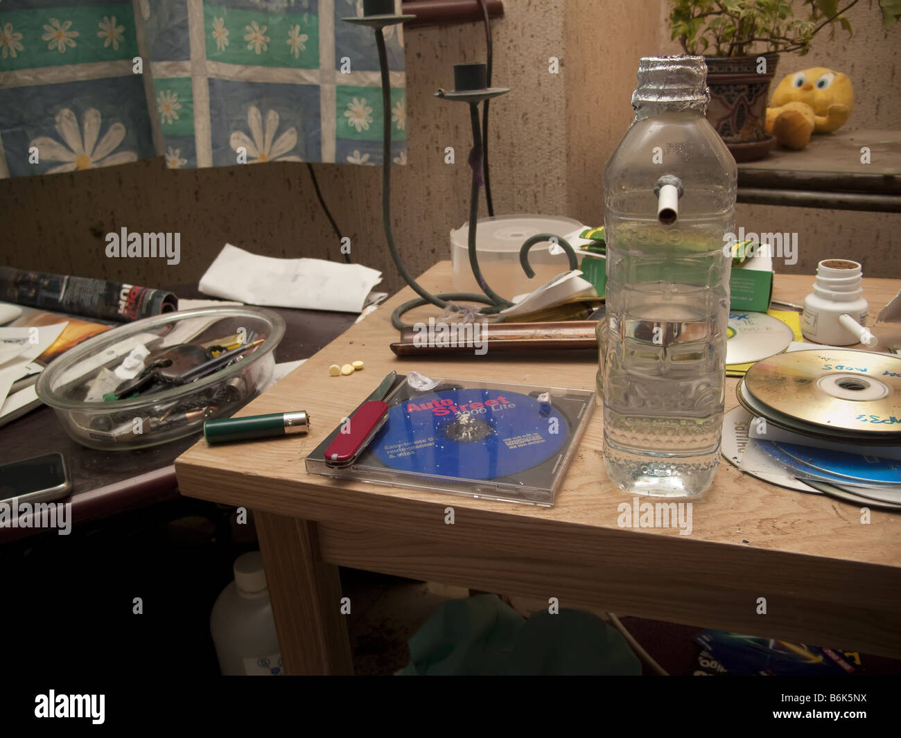 Cocaine crack [crack pipe] -Fotos und -Bildmaterial in hoher Auflösung ...