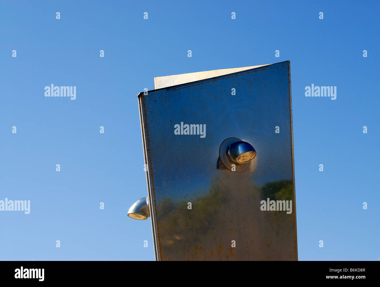 Strand duschen -Fotos und -Bildmaterial in hoher Auflösung – Alamy