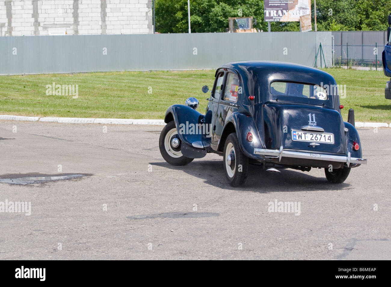 Citroen 4cv -Fotos und -Bildmaterial in hoher Auflösung – Alamy