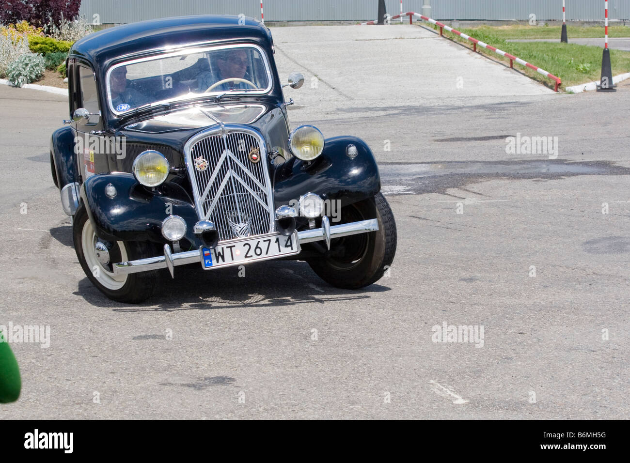 Citroen 4cv -Fotos und -Bildmaterial in hoher Auflösung – Alamy