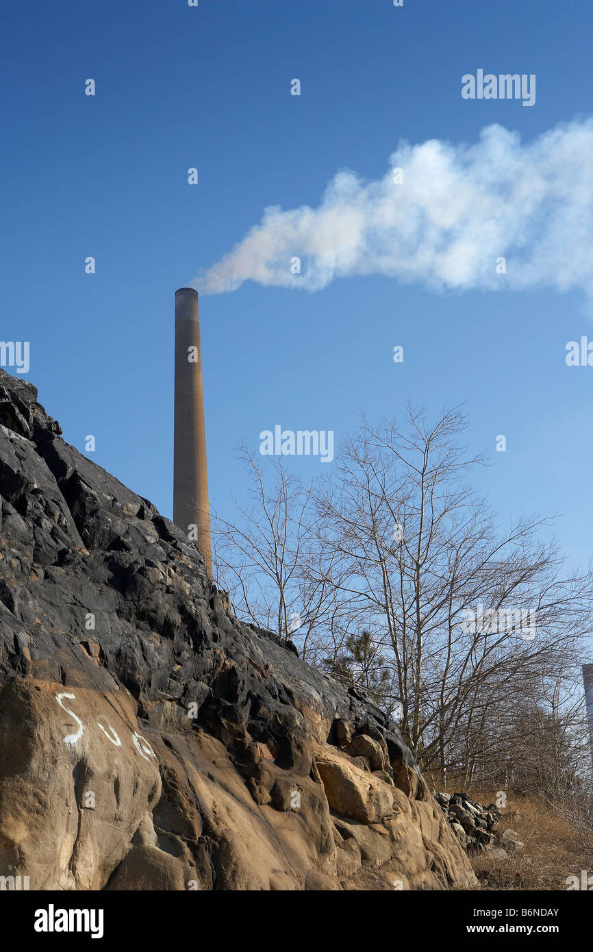 Sudbury Ontario Rauch Stack und Bergbau-Anlage und saurem Regen ...