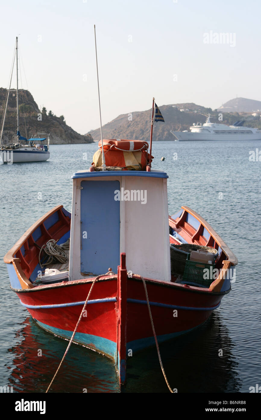 Kleines motorschiff -Fotos und -Bildmaterial in hoher Auflösung – Alamy