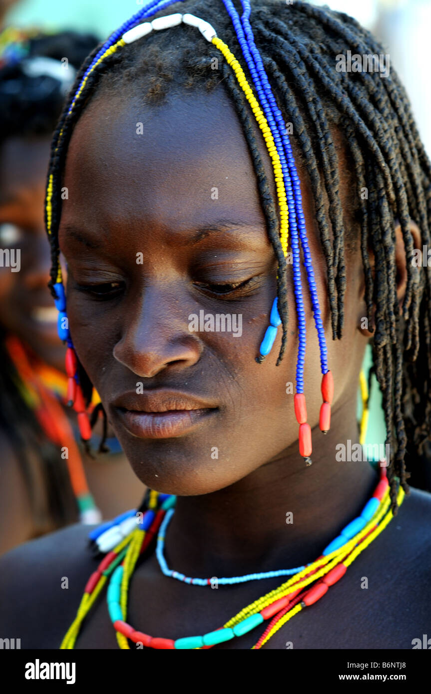 Zemba tribe girl -Fotos und -Bildmaterial in hoher Auflösung – Alamy