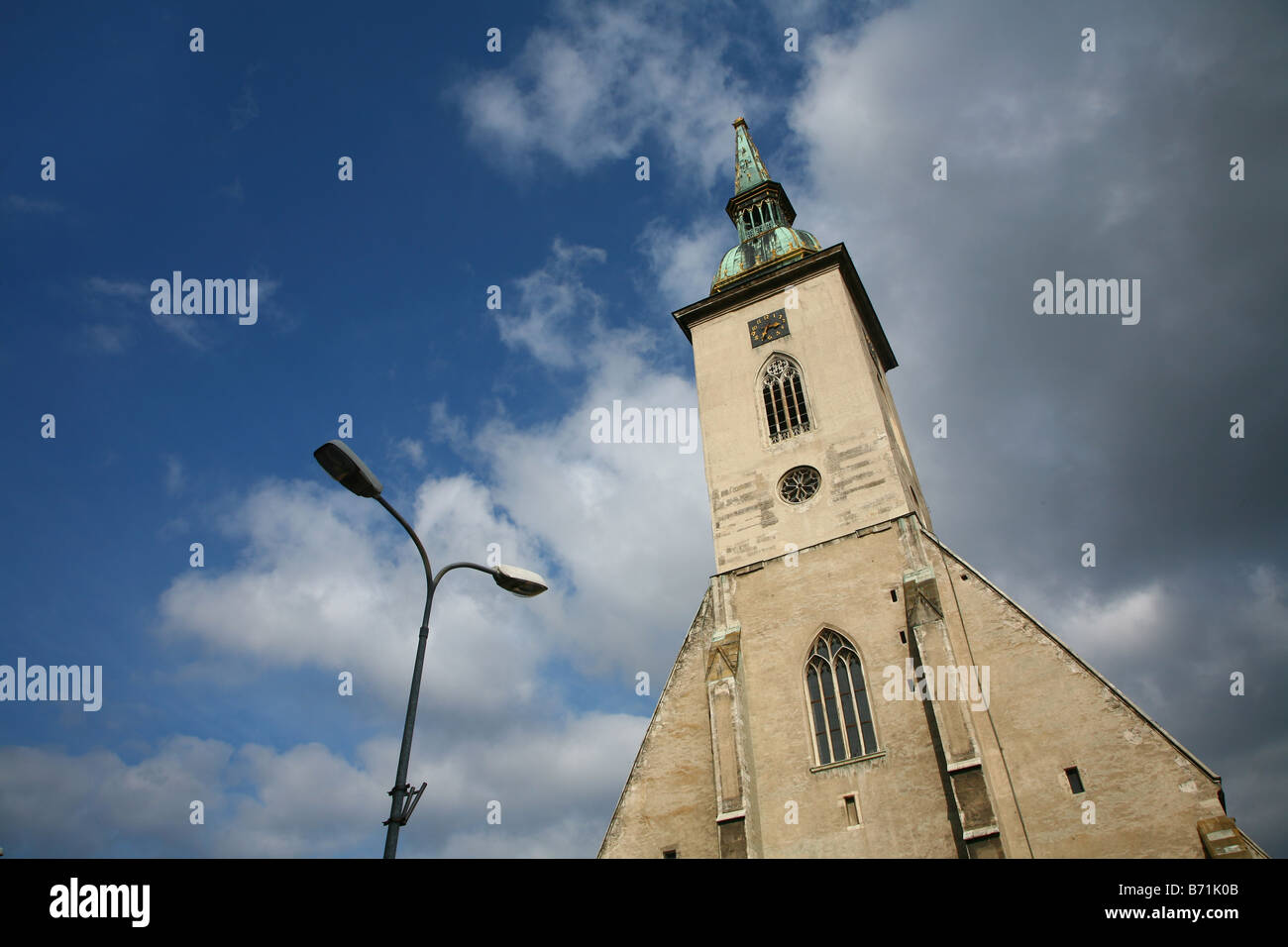Kathedrale des Heiligen Martin in der Slowakei ist Bratislava ...