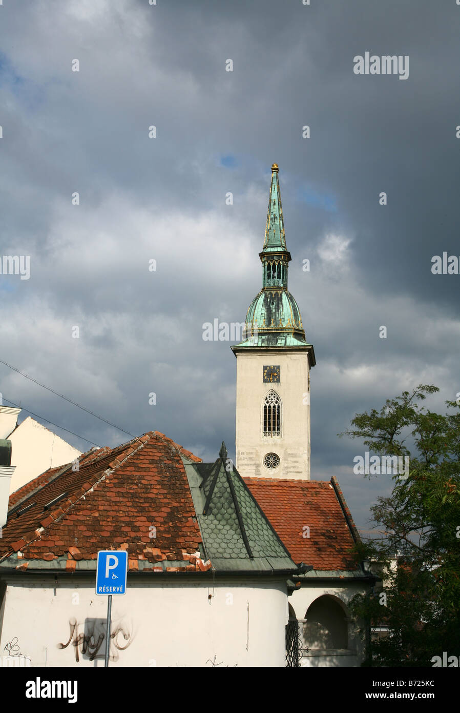 Kathedrale des Heiligen Martin in der Slowakei ist Bratislava ...