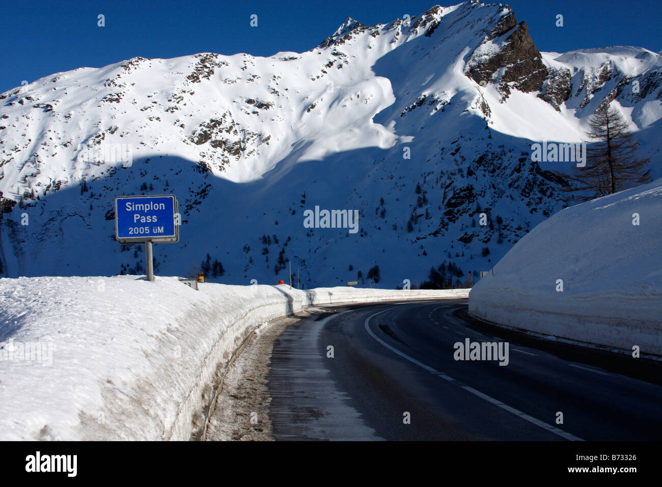 Simplon passstraße -Fotos und -Bildmaterial in hoher Auflösung – Alamy