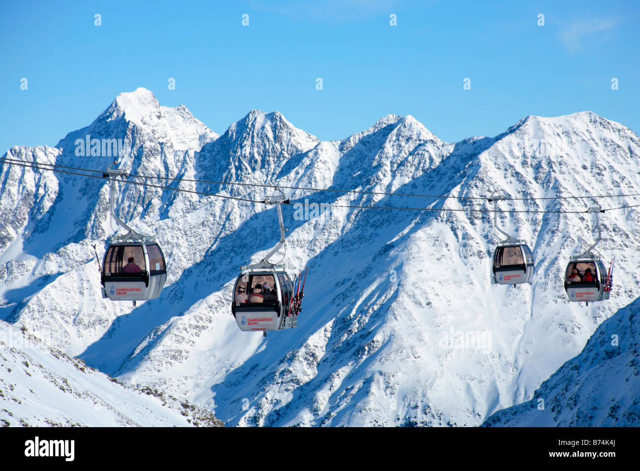Gondelbahn Gamsgarten II bei Bergstation Gamsgarten am Stubaier ...