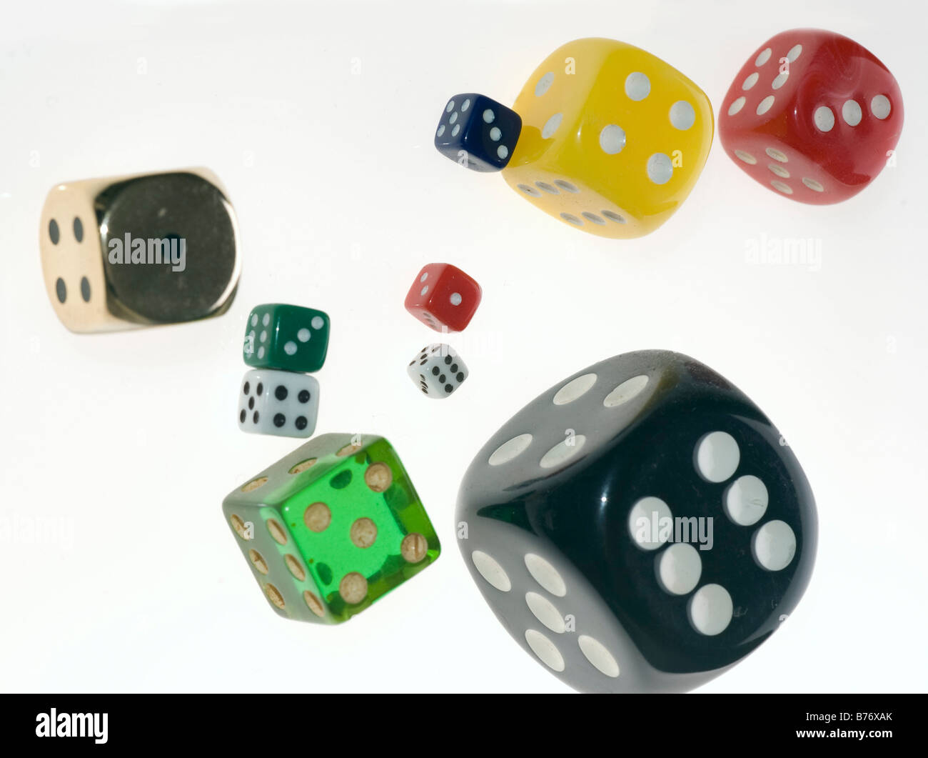 Tumbling dice -Fotos und -Bildmaterial in hoher Auflösung – Alamy