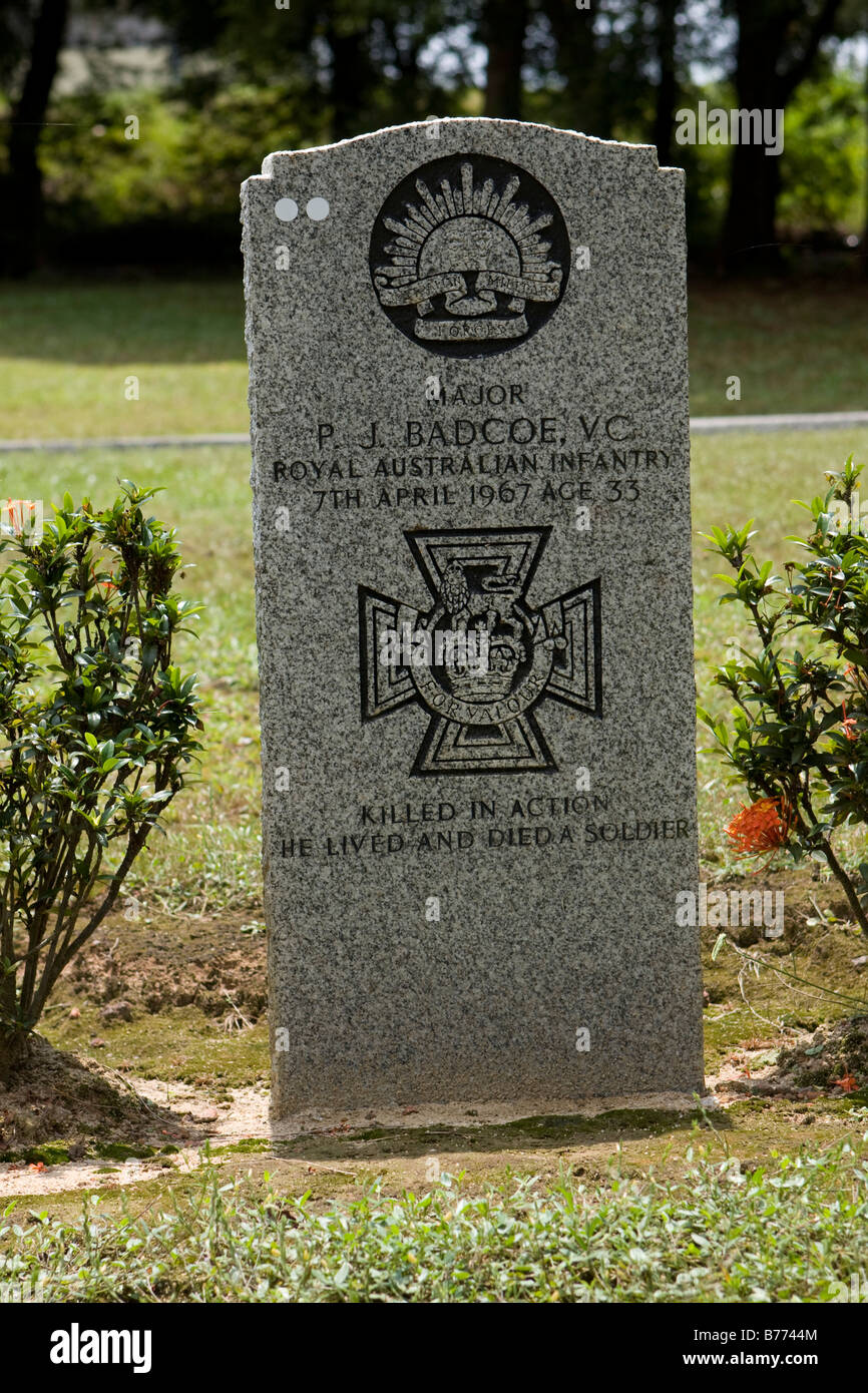 Das Grab von Major Peter Badcoe VC. auf dem Soldatenfriedhof, Terendak ...