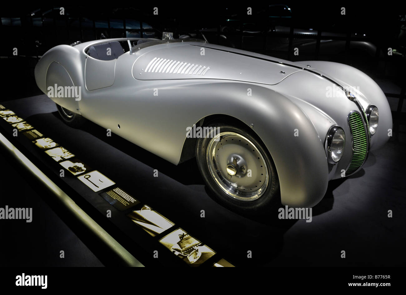 Bmw rennauto -Fotos und -Bildmaterial in hoher Auflösung – Alamy