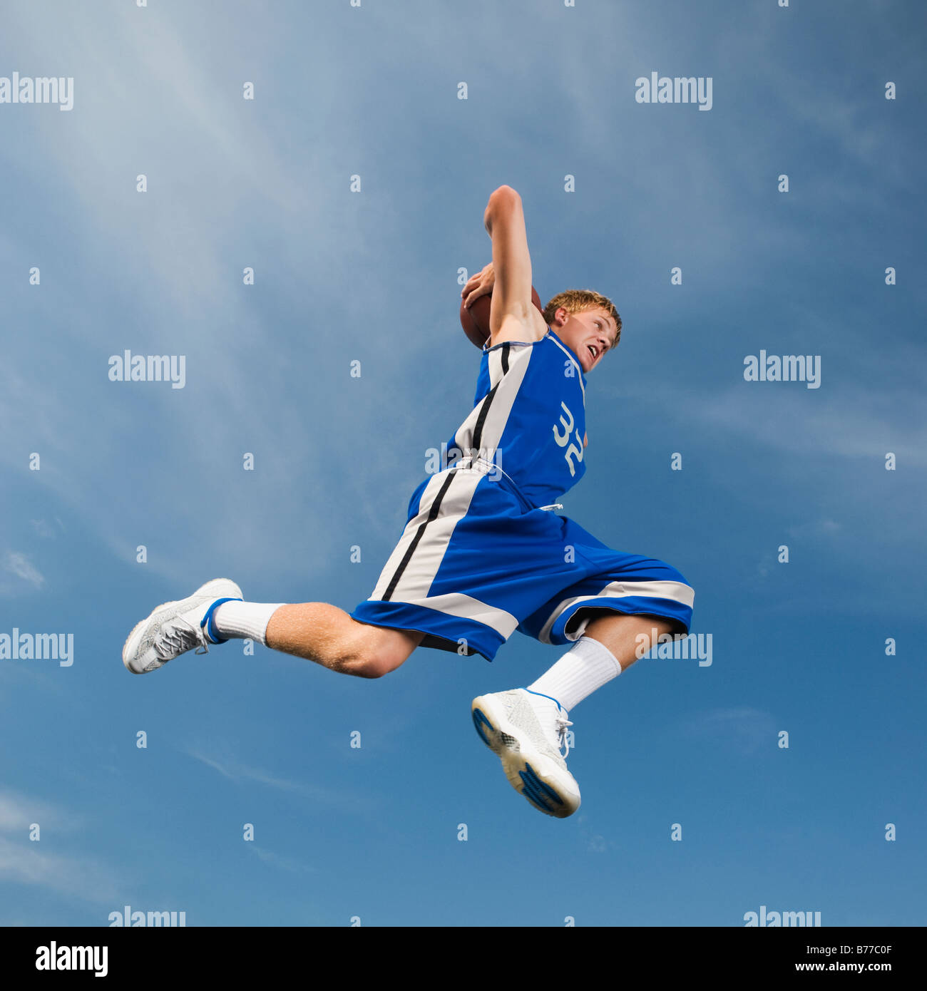 Basketball Throw Motion Stockfotos und -bilder Kaufen - Alamy