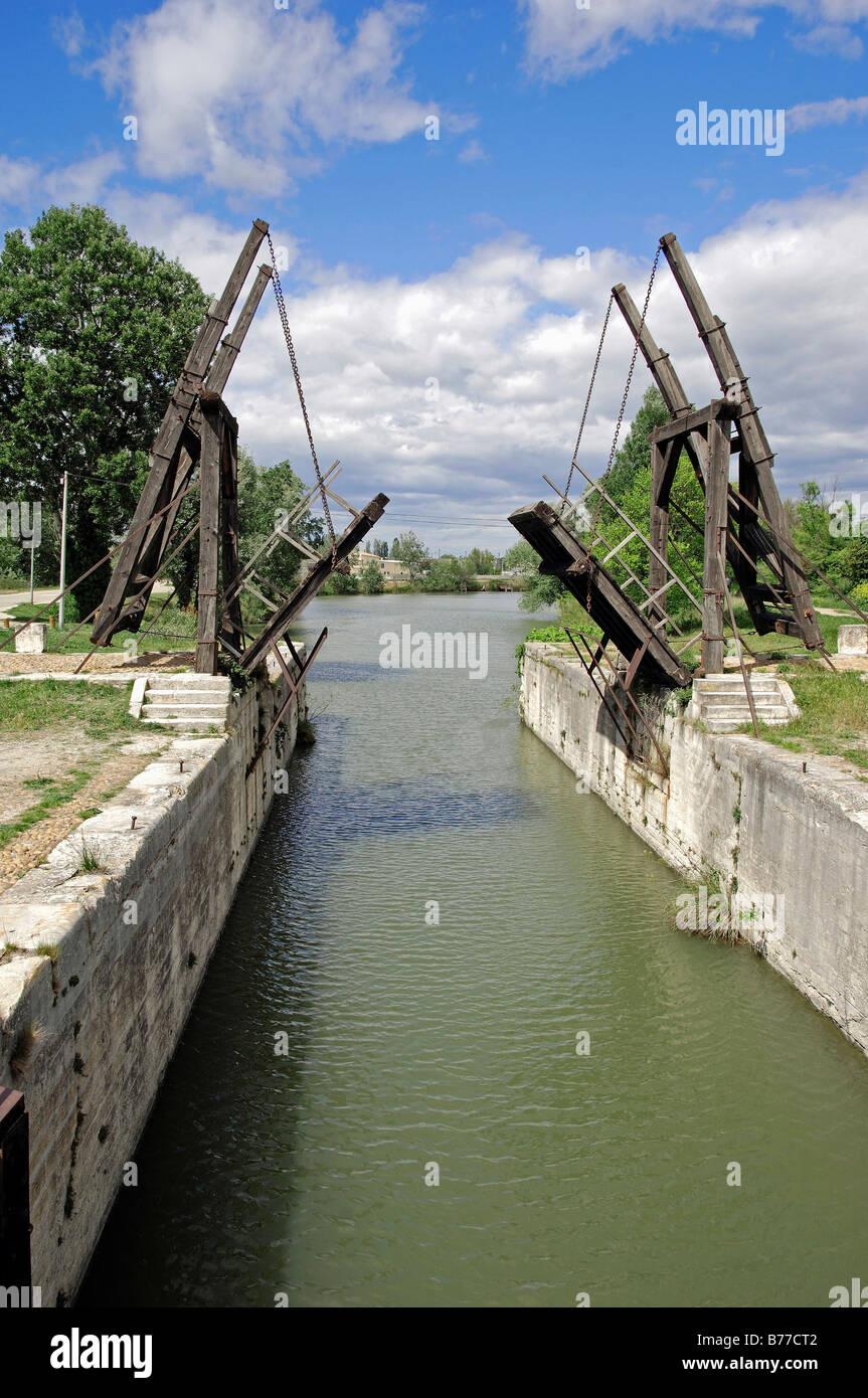 Vincent van gogh die brücke von arles -Fotos und -Bildmaterial in hoher ...