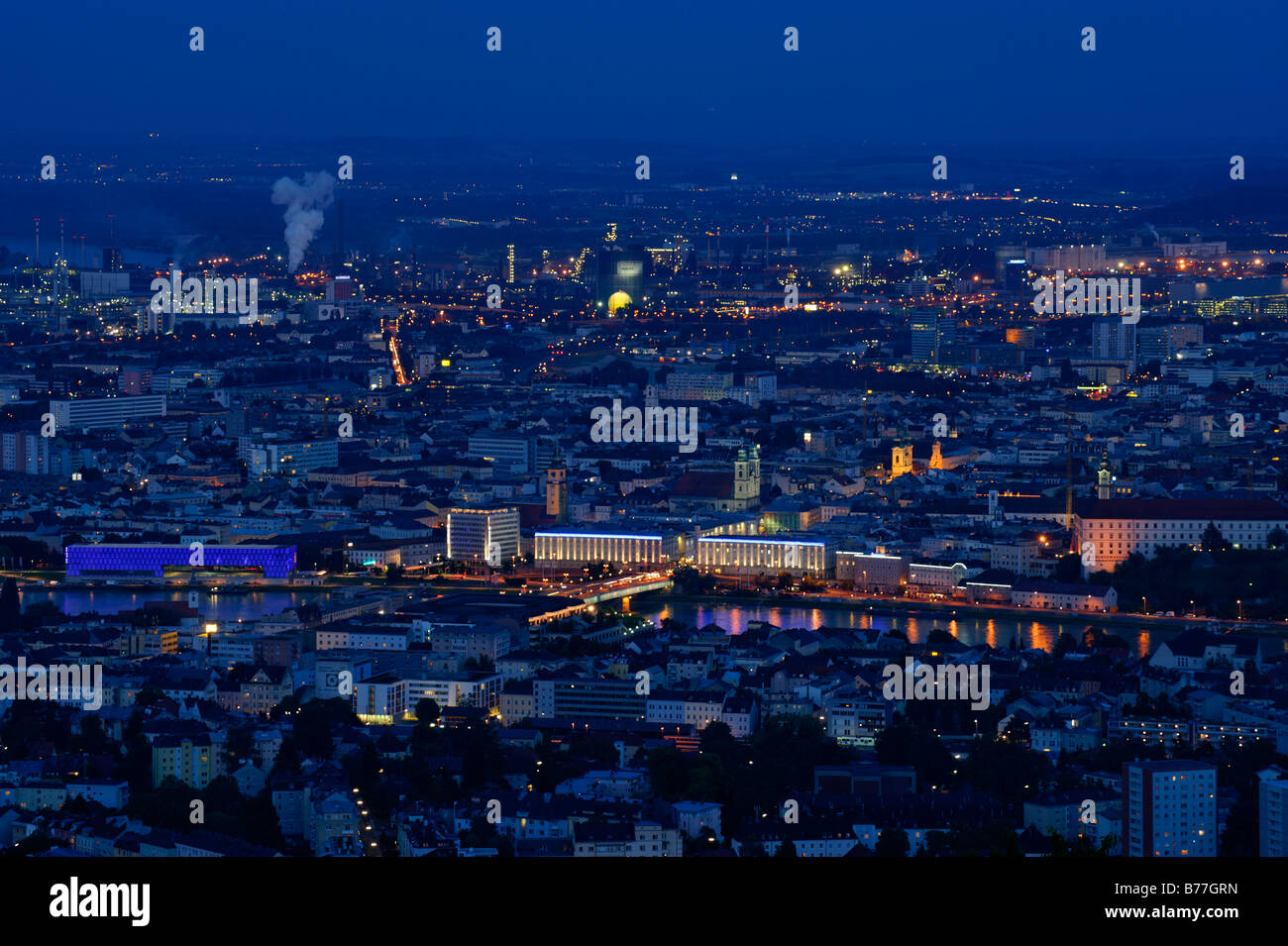 Linz view from pöstlingberg linz -Fotos und -Bildmaterial in hoher ...