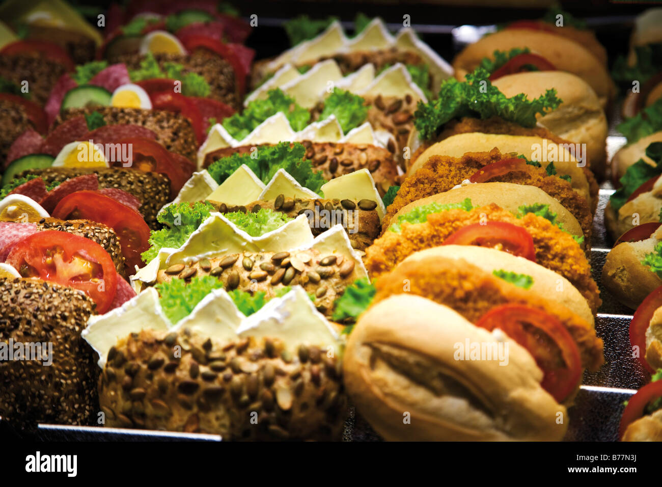 Verschiedene belegte Brötchen Stockfotografie - Alamy