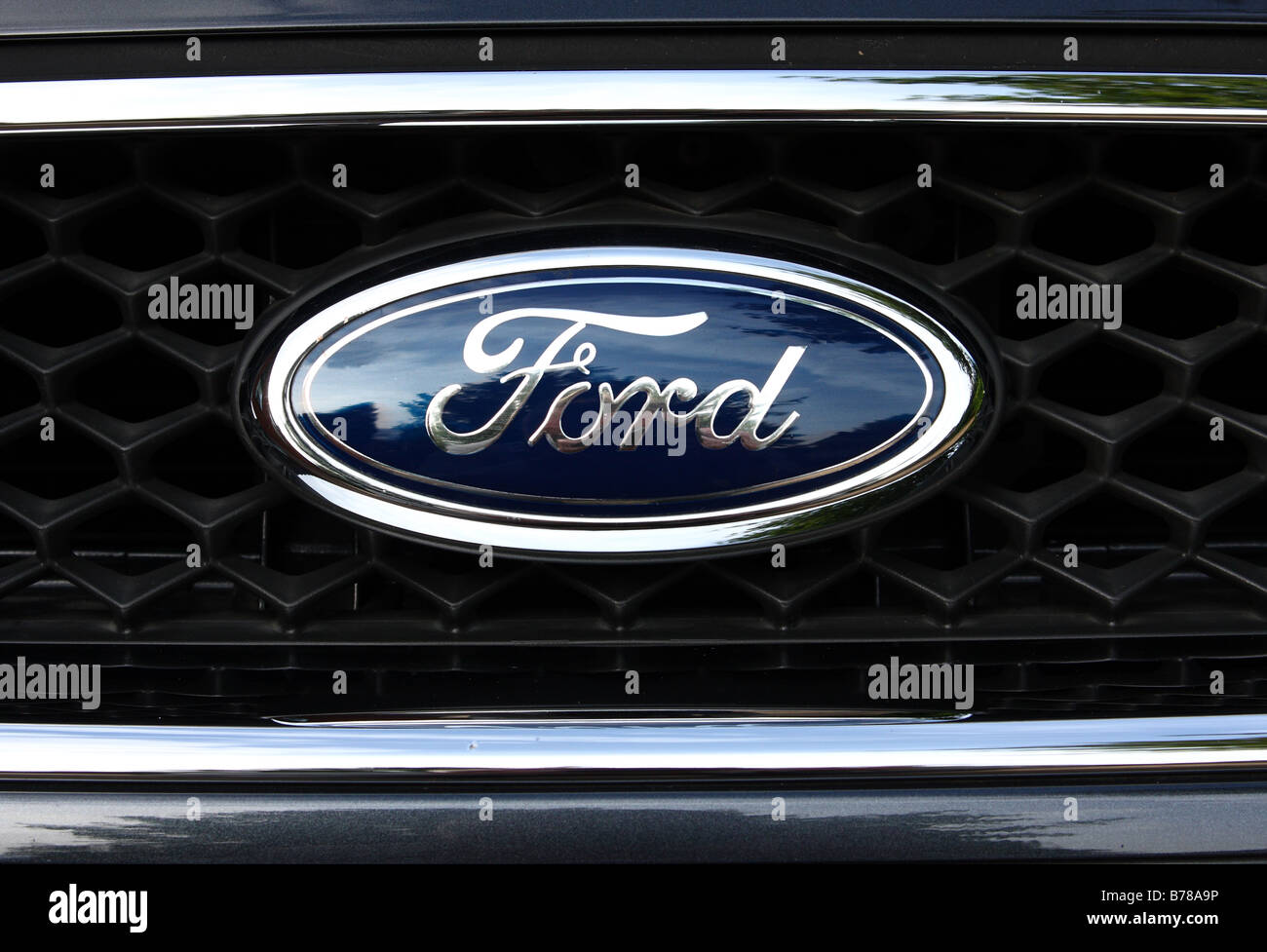 Ford auto abzeichen -Fotos und -Bildmaterial in hoher Auflösung – Alamy