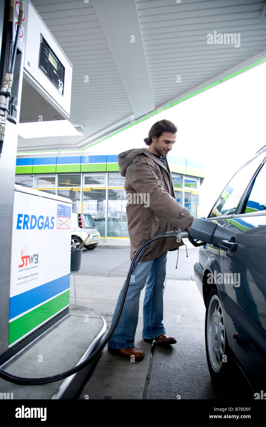 Auto tanken deutschland -Fotos und -Bildmaterial in hoher Auflösung – Alamy