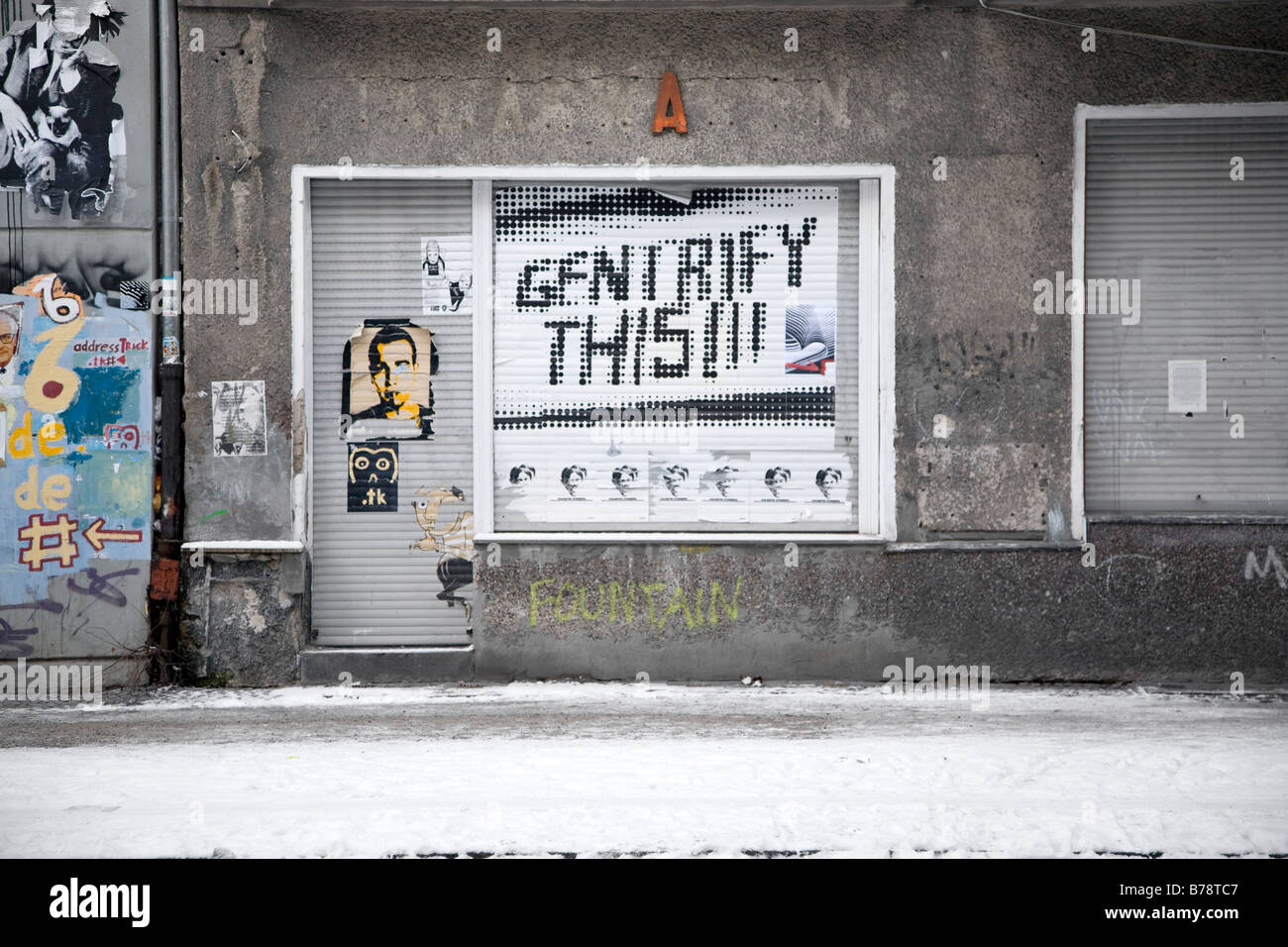 Graffiti shop front -Fotos und -Bildmaterial in hoher Auflösung – Alamy