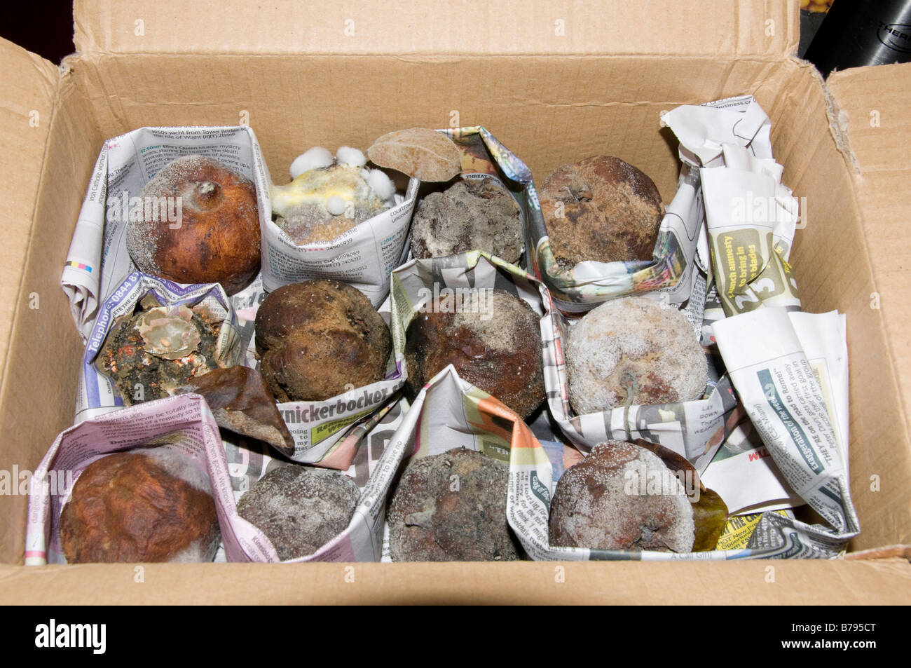 Verfallende karte -Fotos und -Bildmaterial in hoher Auflösung – Alamy