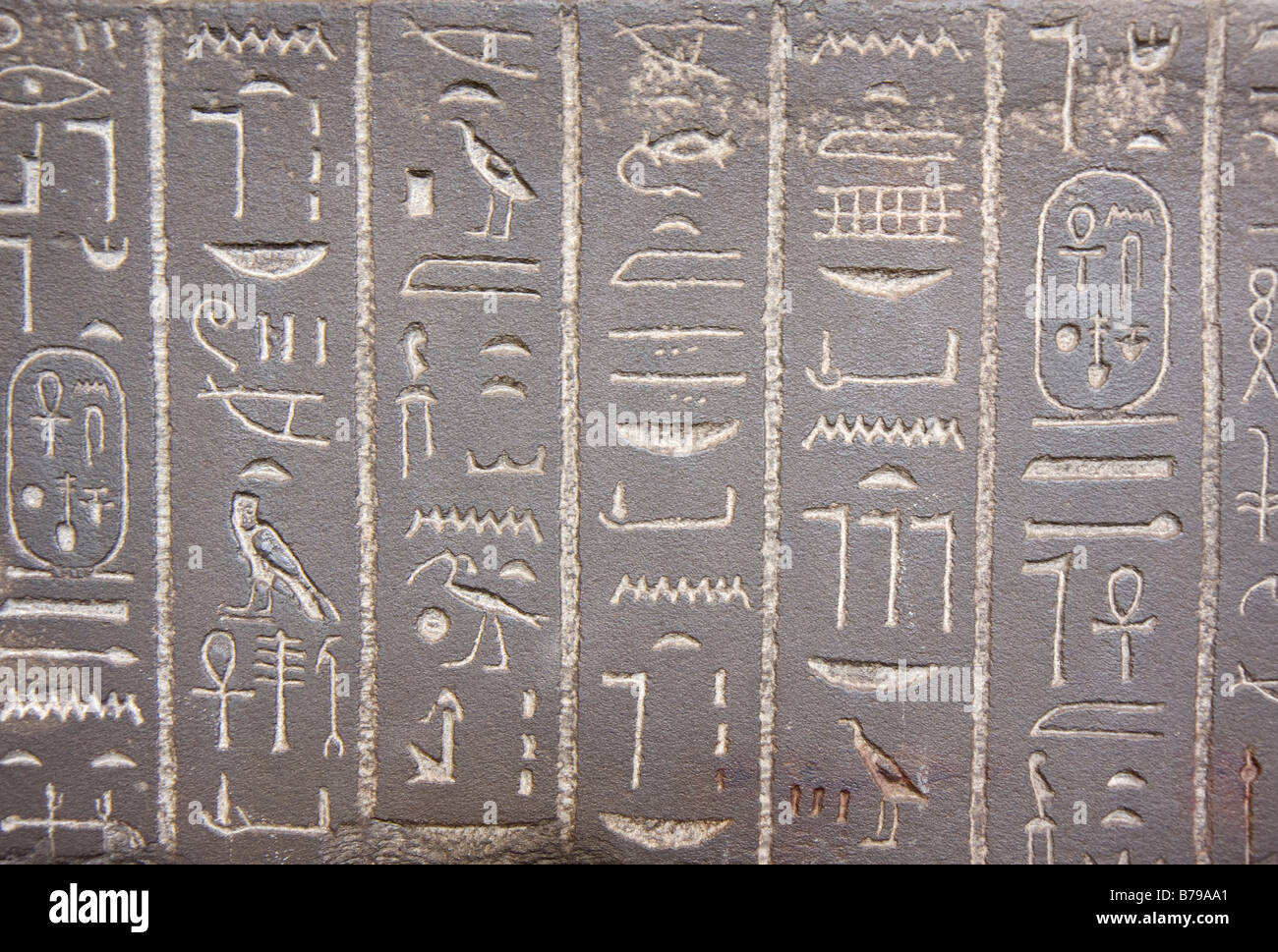 Eingeschnittene hieroglyphen -Fotos und -Bildmaterial in hoher ...