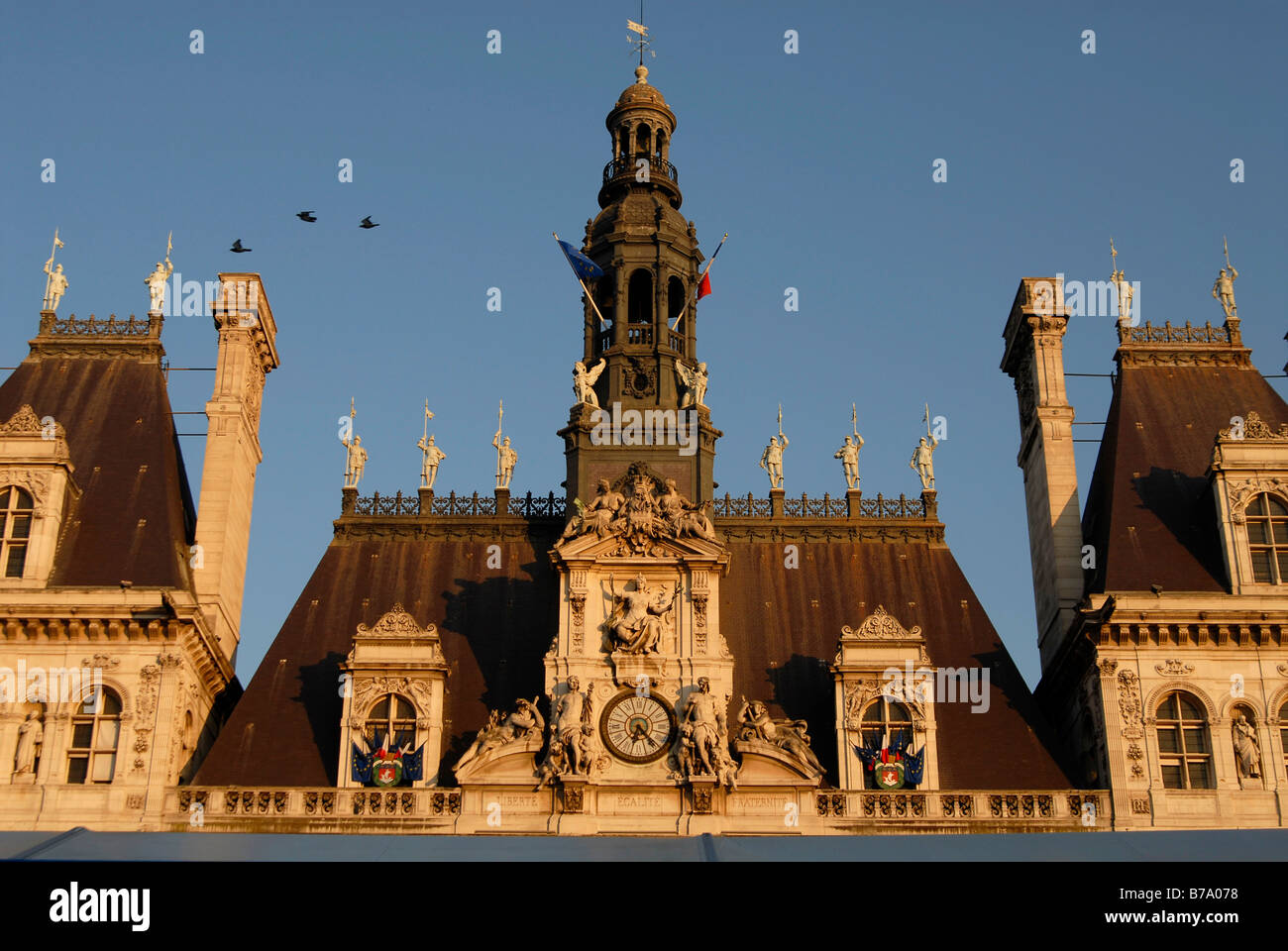 Das rathaus in paris -Fotos und -Bildmaterial in hoher Auflösung – Alamy