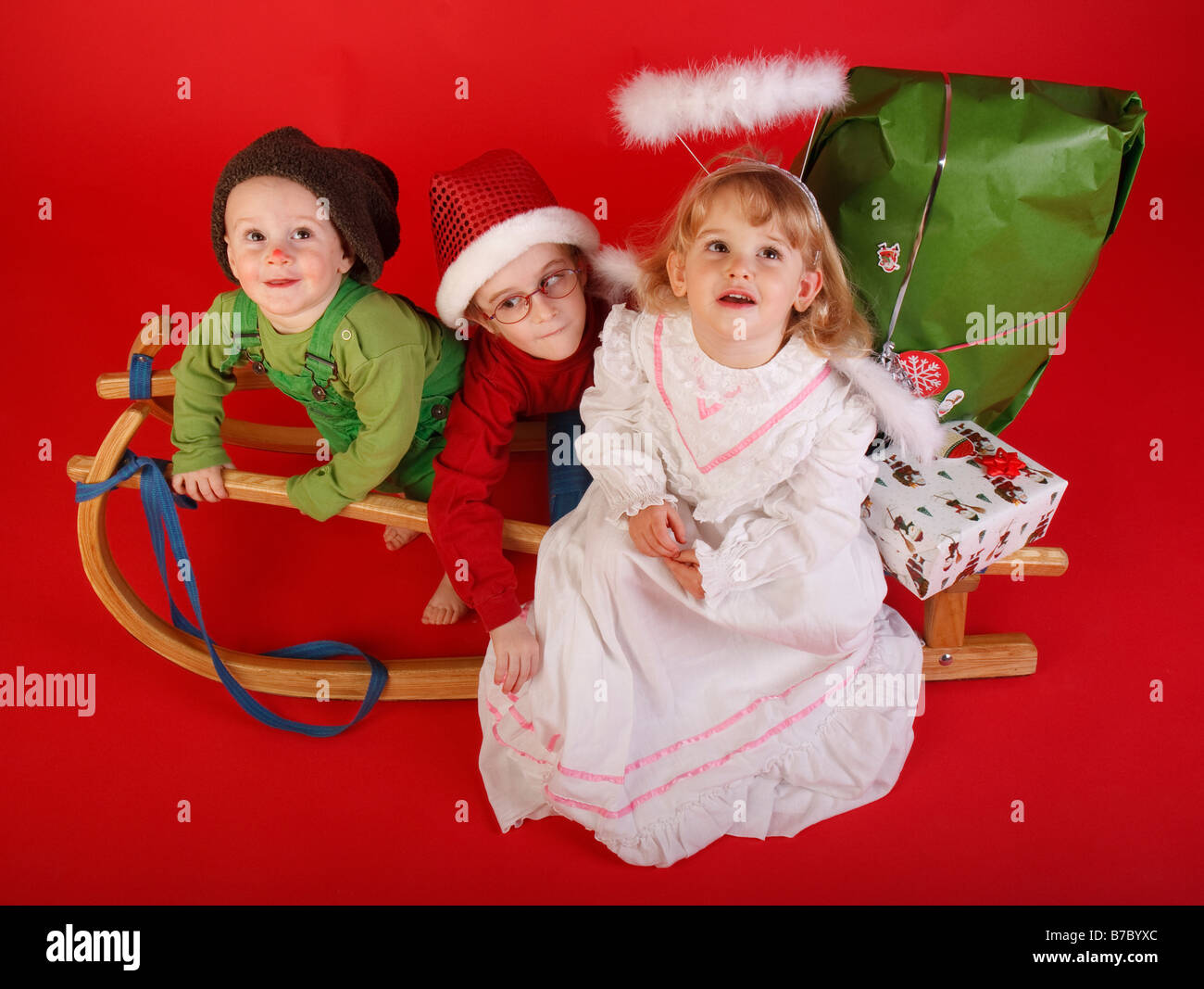 Christkind gifts -Fotos und -Bildmaterial in hoher Auflösung – Alamy