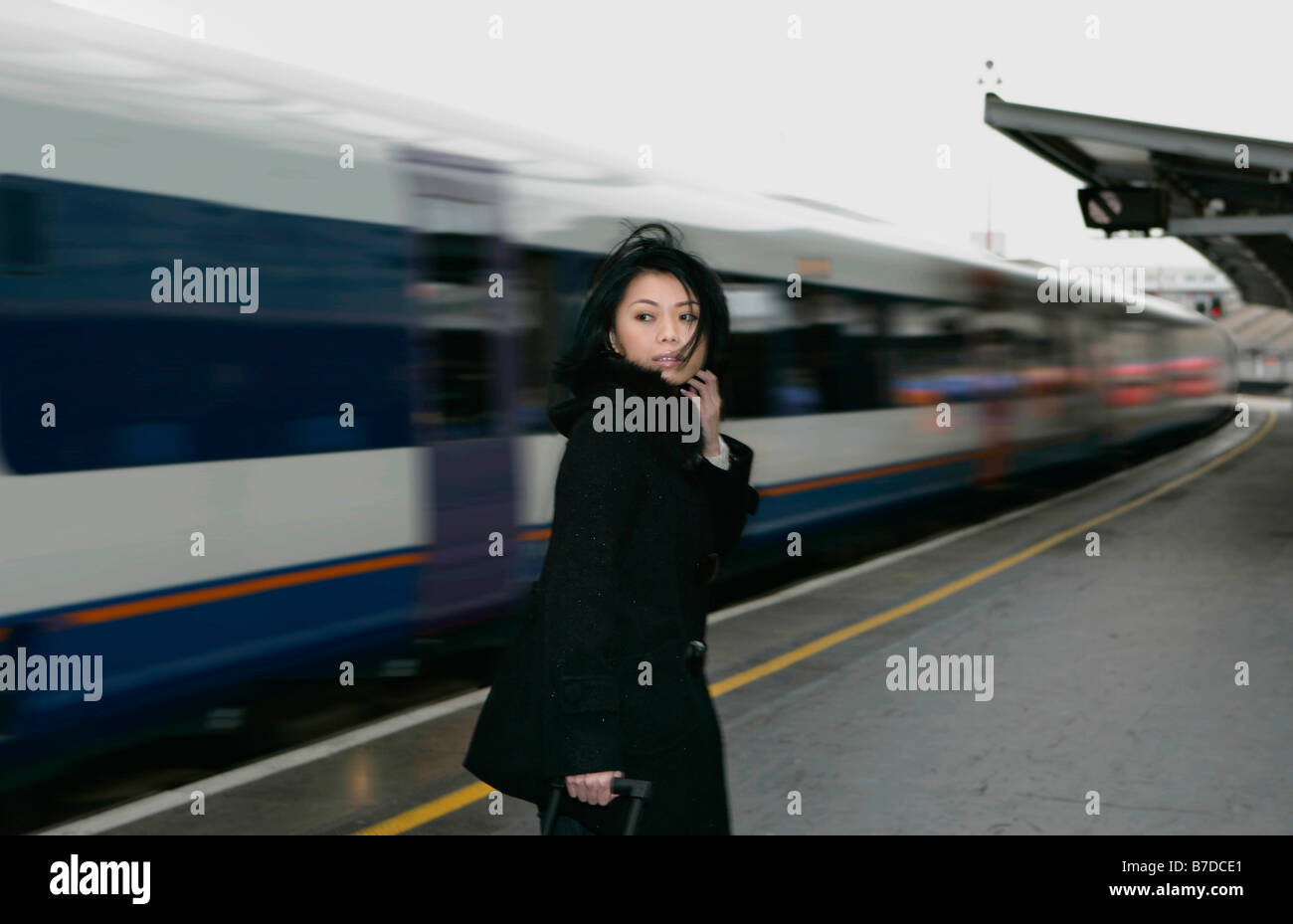 Auf Dem Bahnsteig Stockfotos und -bilder Kaufen - Alamy