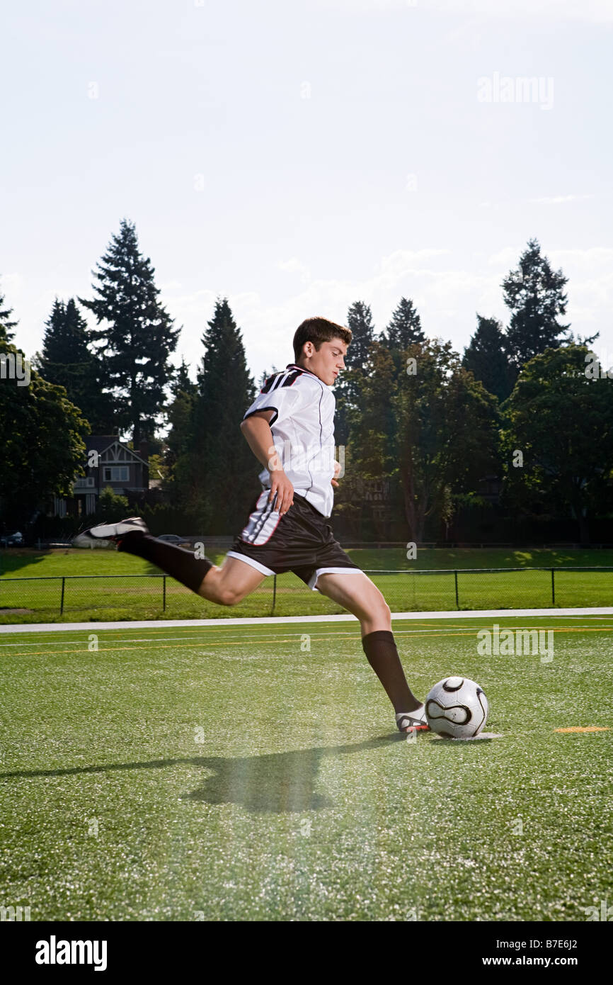 Il calcio -Fotos und -Bildmaterial in hoher Auflösung – Alamy