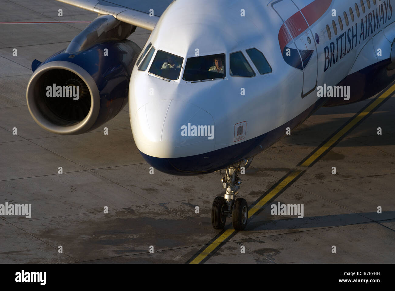 Ba airbus a320 jet airliner -Fotos und -Bildmaterial in hoher Auflösung ...