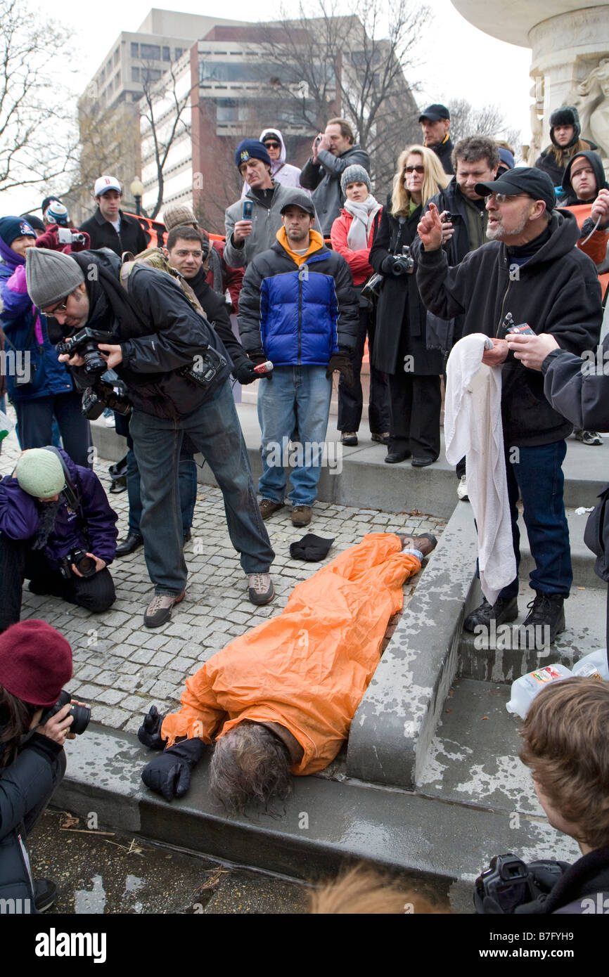Folter Waterboarding Protest Stockfotos und -bilder Kaufen - Alamy