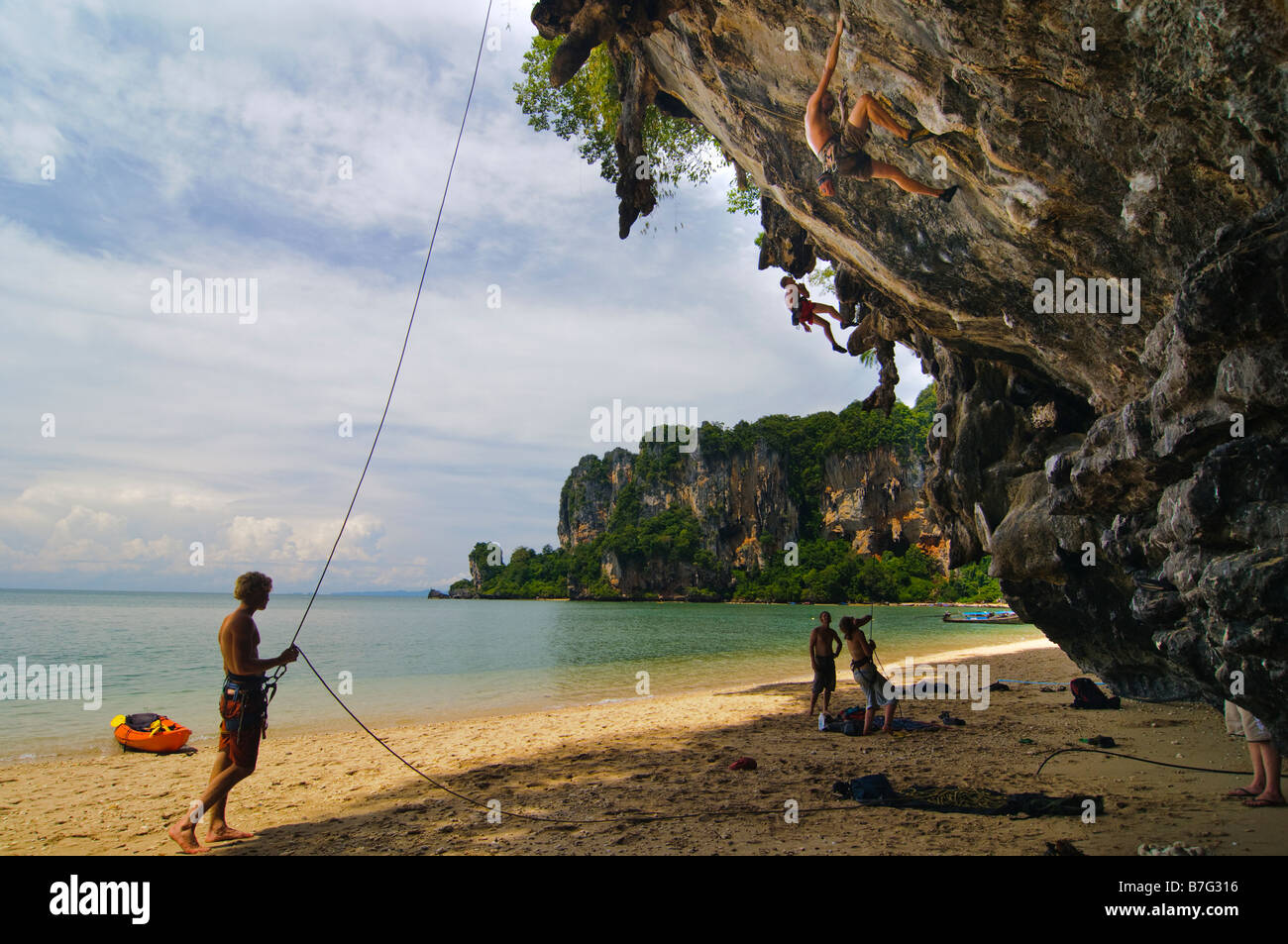 Kletterer. Tonsai Beach, Krabi Thailand Stockfotografie - Alamy