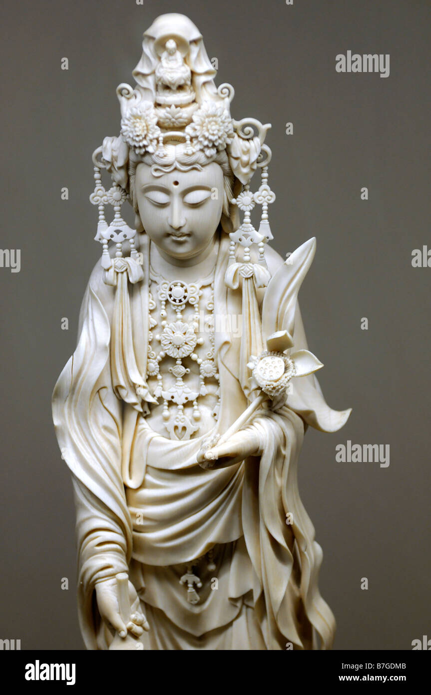 Elfenbein geschnitzt -Fotos und -Bildmaterial in hoher Auflösung – Alamy