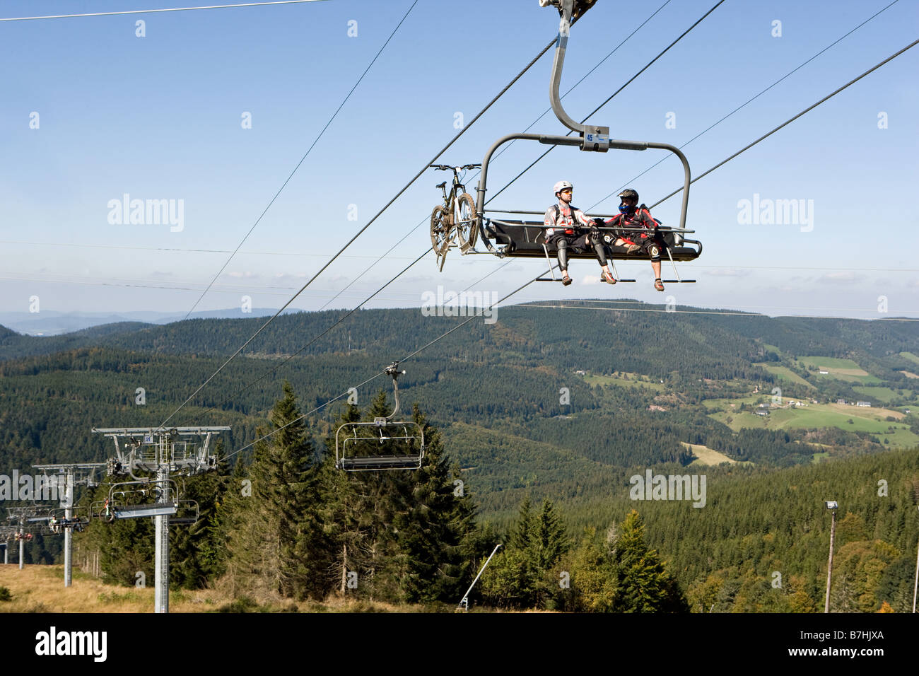Aussichtspunkt sessellift -Fotos und -Bildmaterial in hoher Auflösung ...