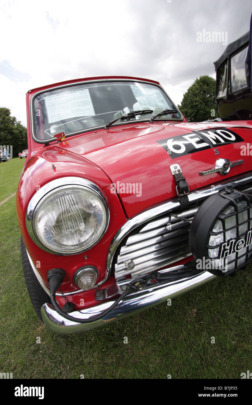 1965 Morris Mini Cooper "auf der Cowley Oldtimer-Show in Oxford 2008 ...