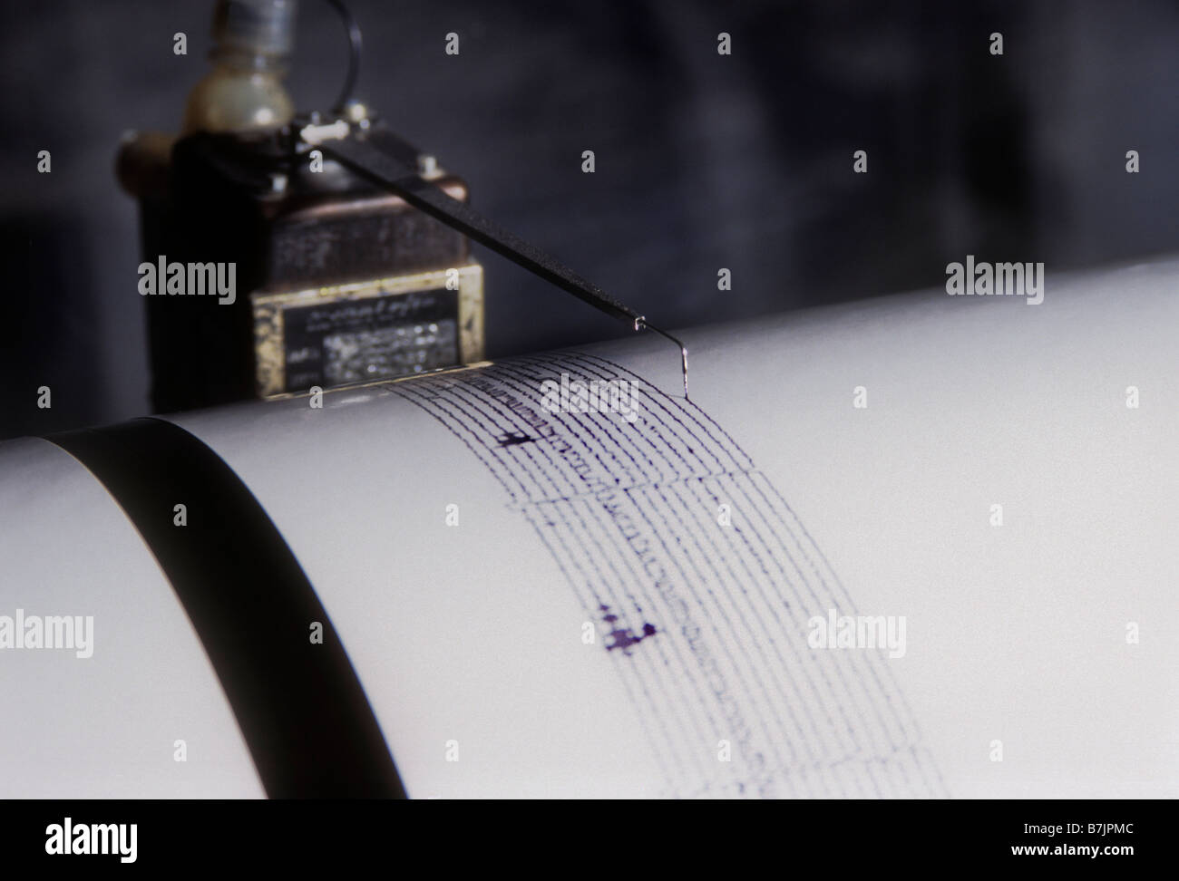 Seismograph earthquake -Fotos und -Bildmaterial in hoher Auflösung – Alamy