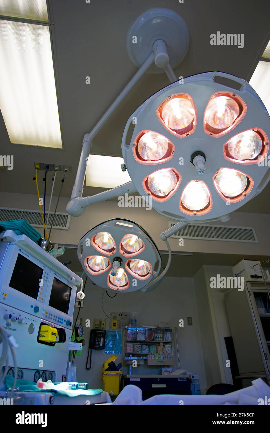 Operating theatres -Fotos und -Bildmaterial in hoher Auflösung – Alamy