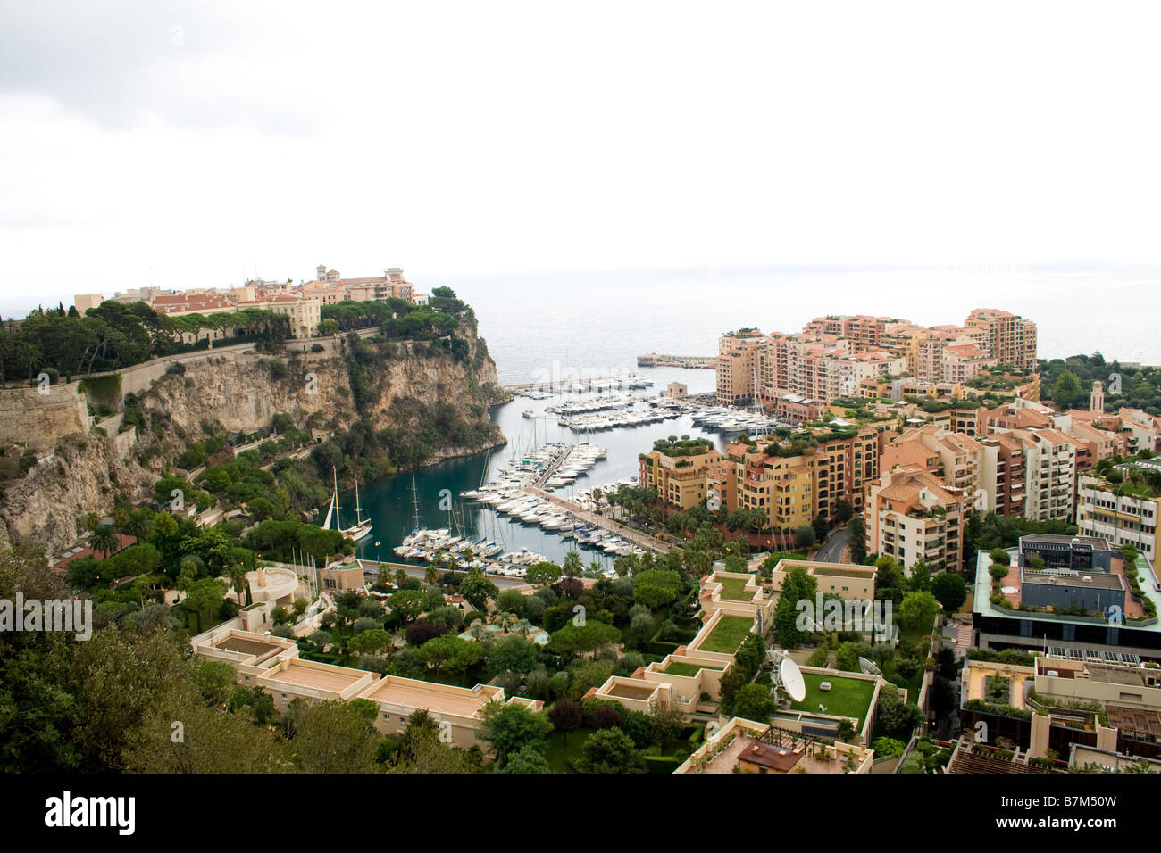 Castle monaco monte carlo harbour -Fotos und -Bildmaterial in hoher ...