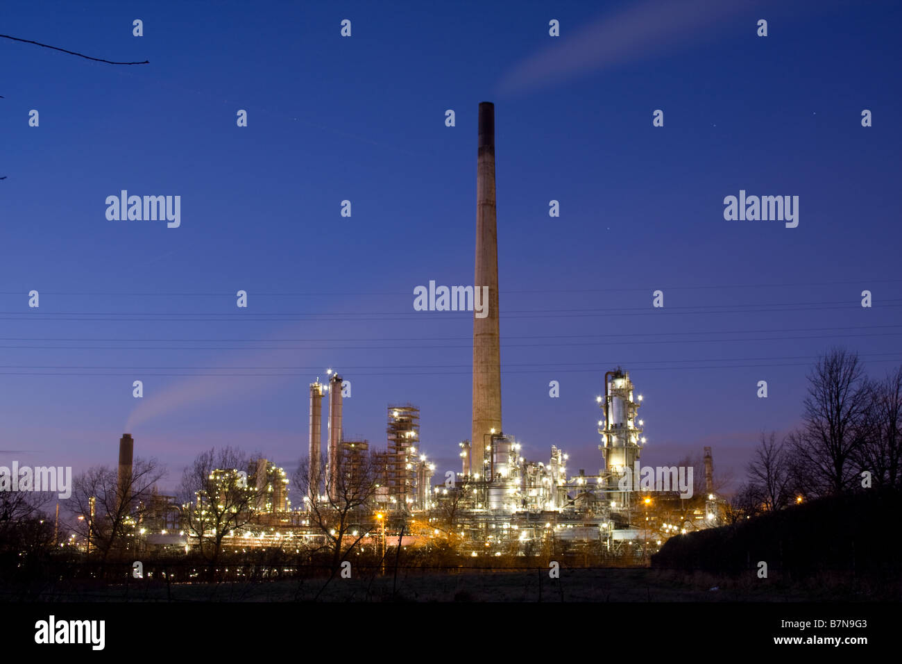 Shell oil refinery -Fotos und -Bildmaterial in hoher Auflösung – Alamy