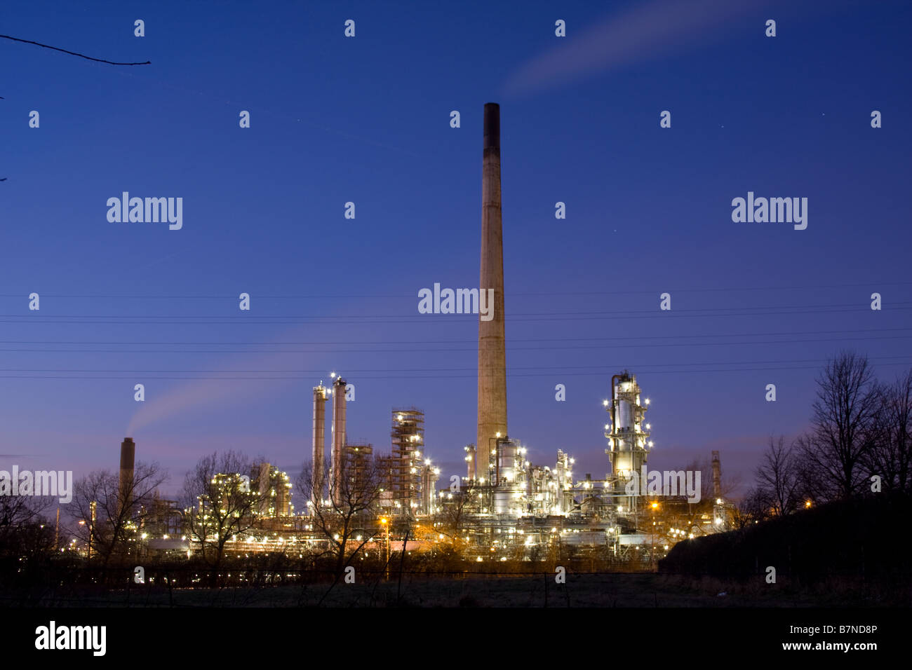 Shell oil refinery -Fotos und -Bildmaterial in hoher Auflösung – Alamy