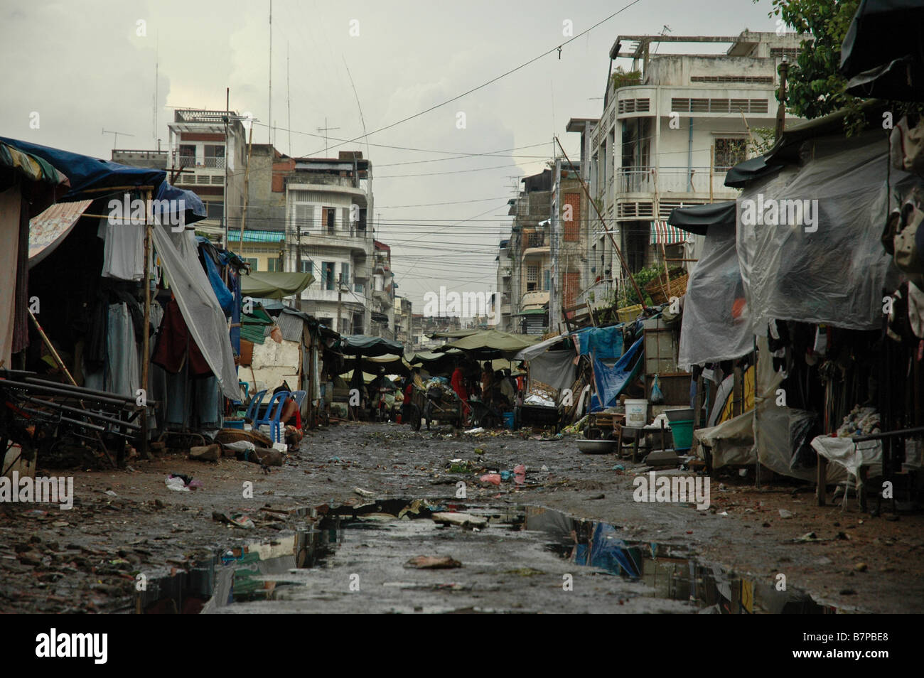 Slum street -Fotos und -Bildmaterial in hoher Auflösung – Alamy