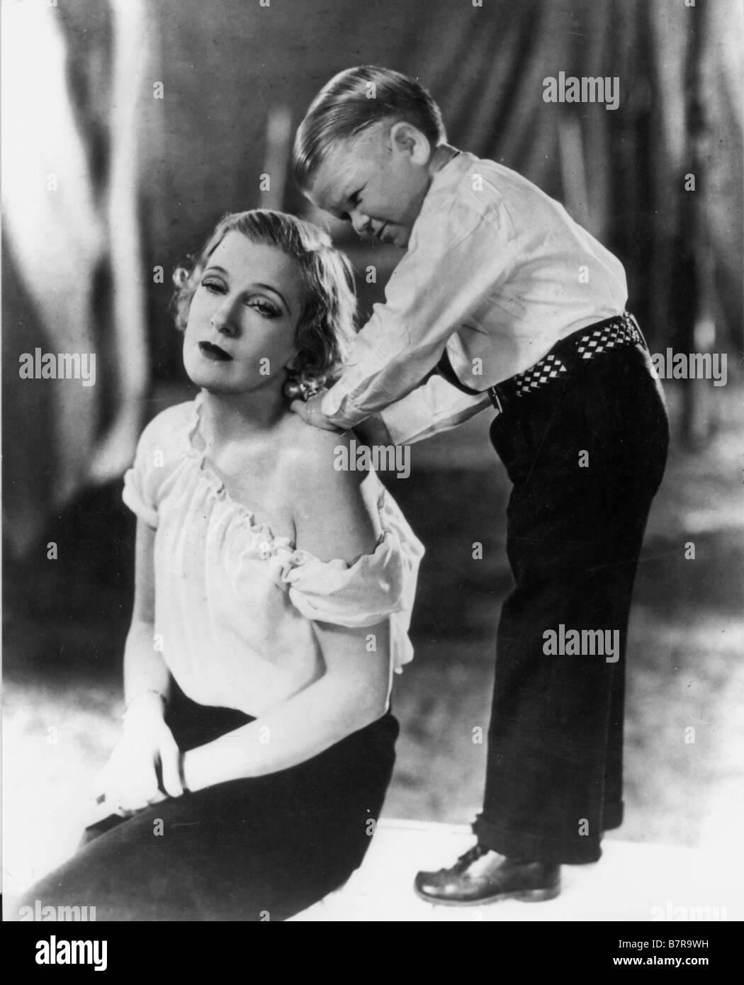 Harry earles -Fotos und -Bildmaterial in hoher Auflösung – Alamy