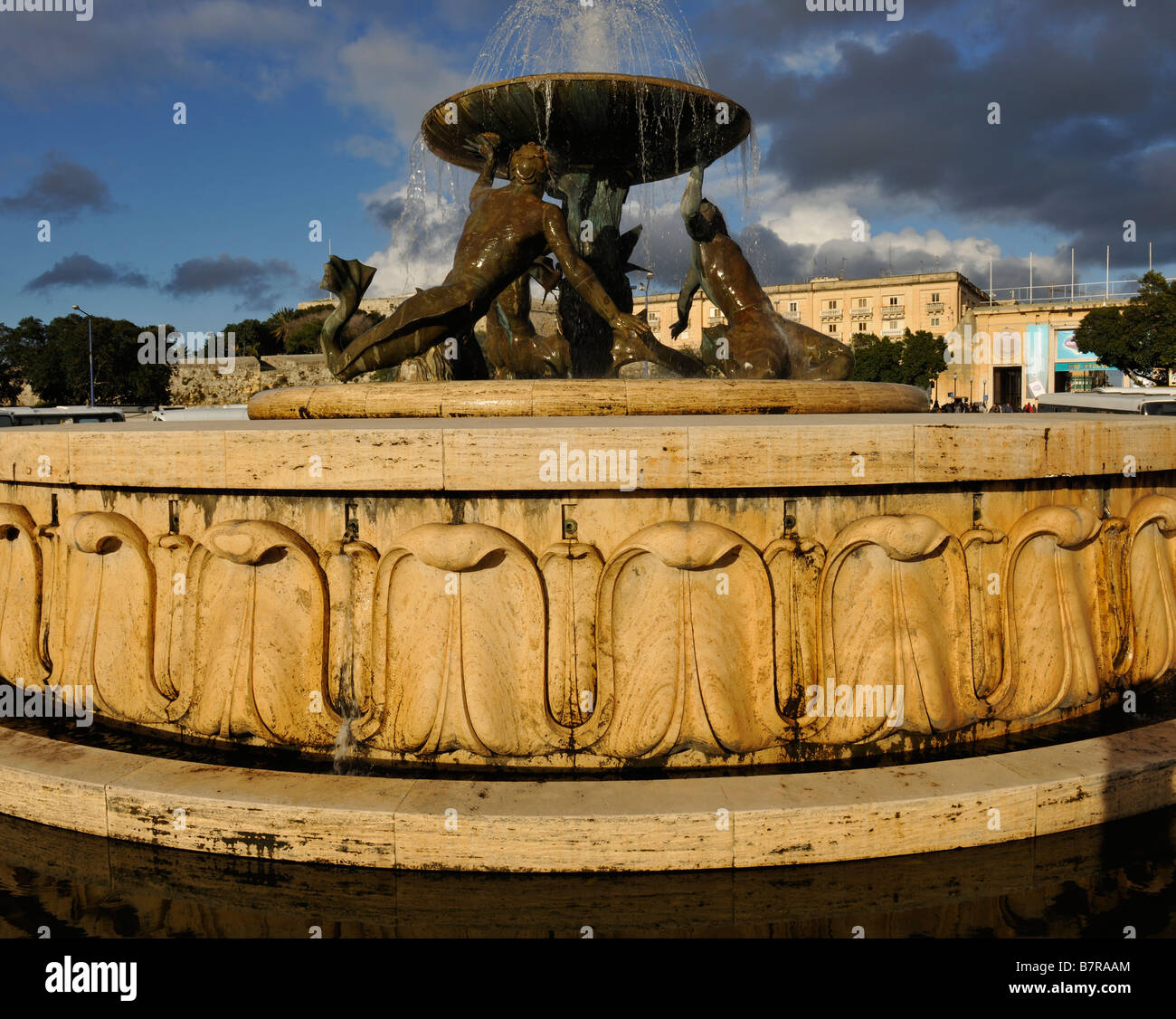 Tritonbrunnen malta -Fotos und -Bildmaterial in hoher Auflösung – Alamy