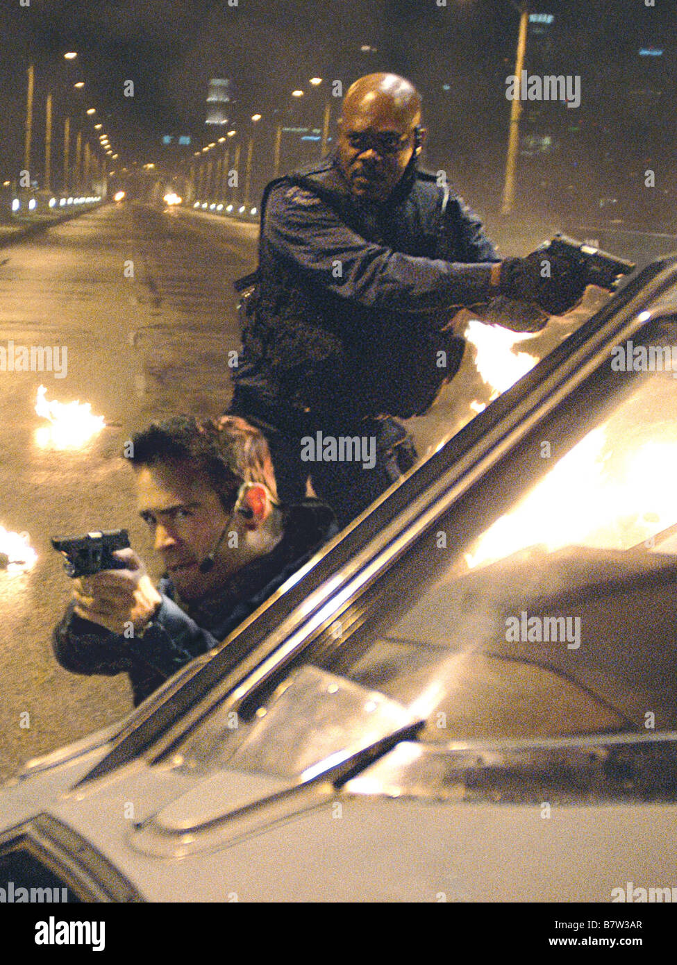Swat colin farrell samuel l jackson 2003 -Fotos und -Bildmaterial in ...