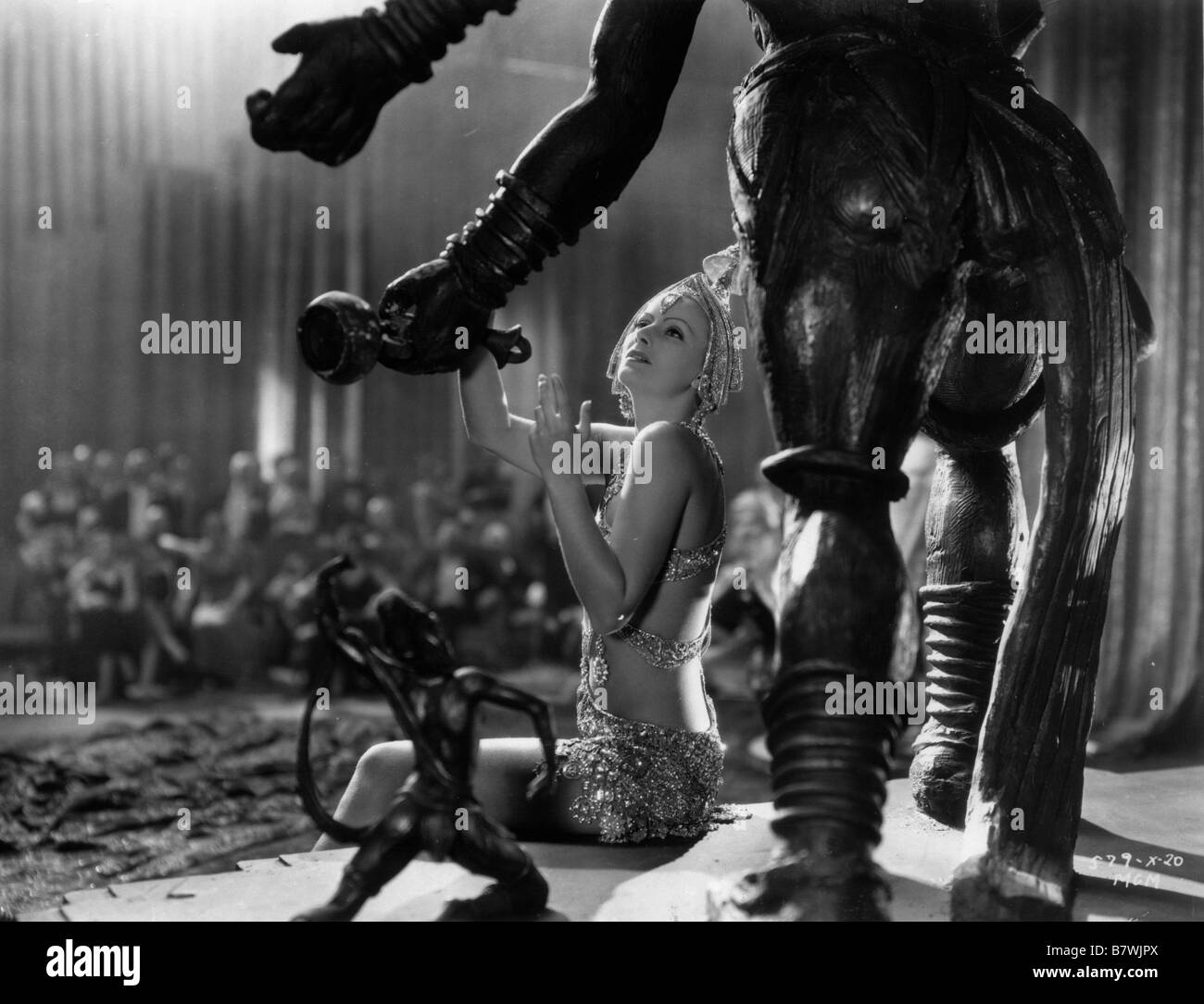 Mata Hari Jahr: 1931 USA Regie: George Fitzmaurice Schreiben ...