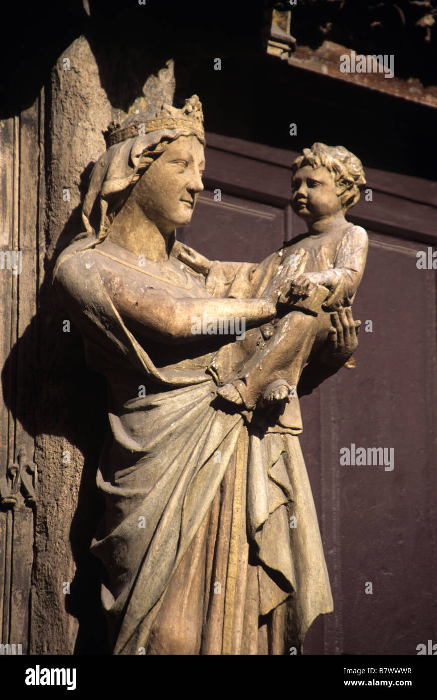 Heilige maria mit jesuskind -Fotos und -Bildmaterial in hoher Auflösung – Alamy