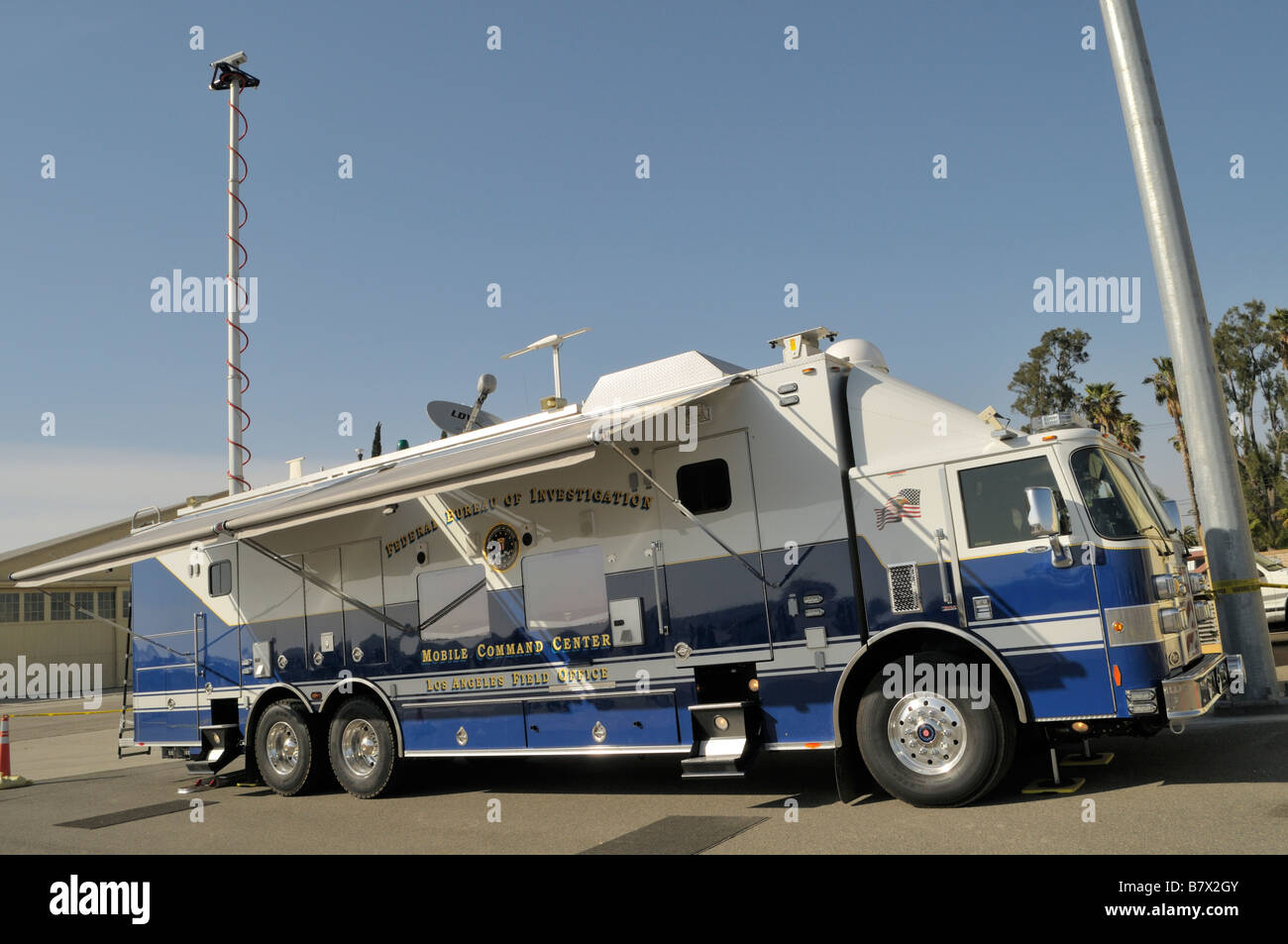Fbi fahrzeug Stockfotos und -bilder Kaufen - Alamy