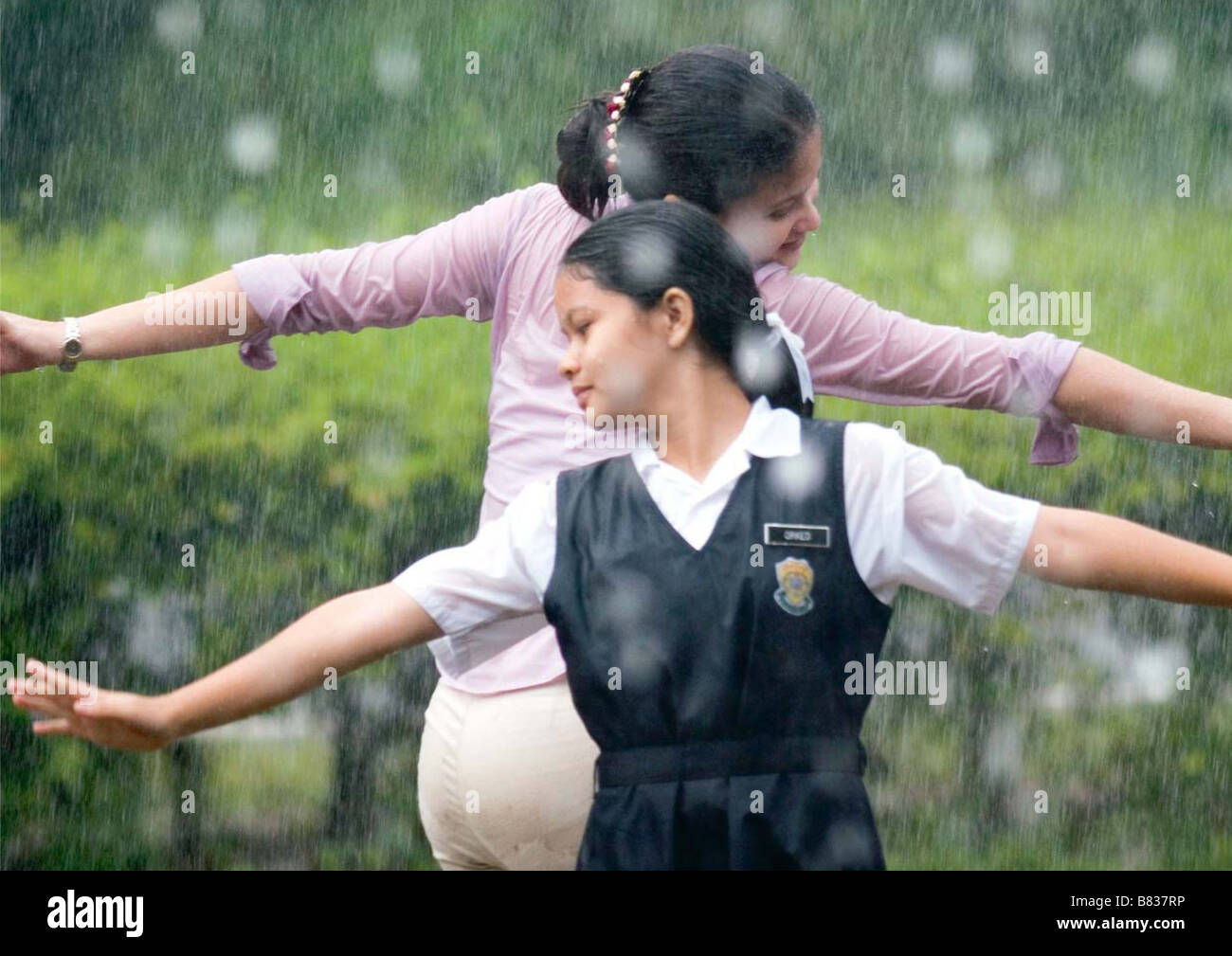 Mukhsin Muksin (2006) Malaysia Sharifah Aryana, Sharifah Aleya Regie ...