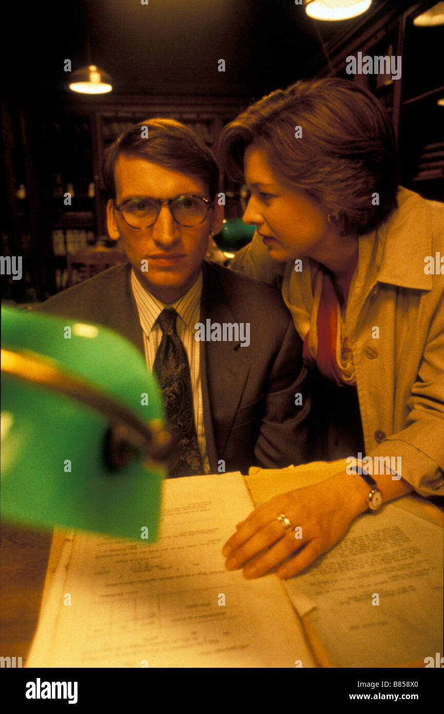 Shallow grave -Fotos und -Bildmaterial in hoher Auflösung – Alamy